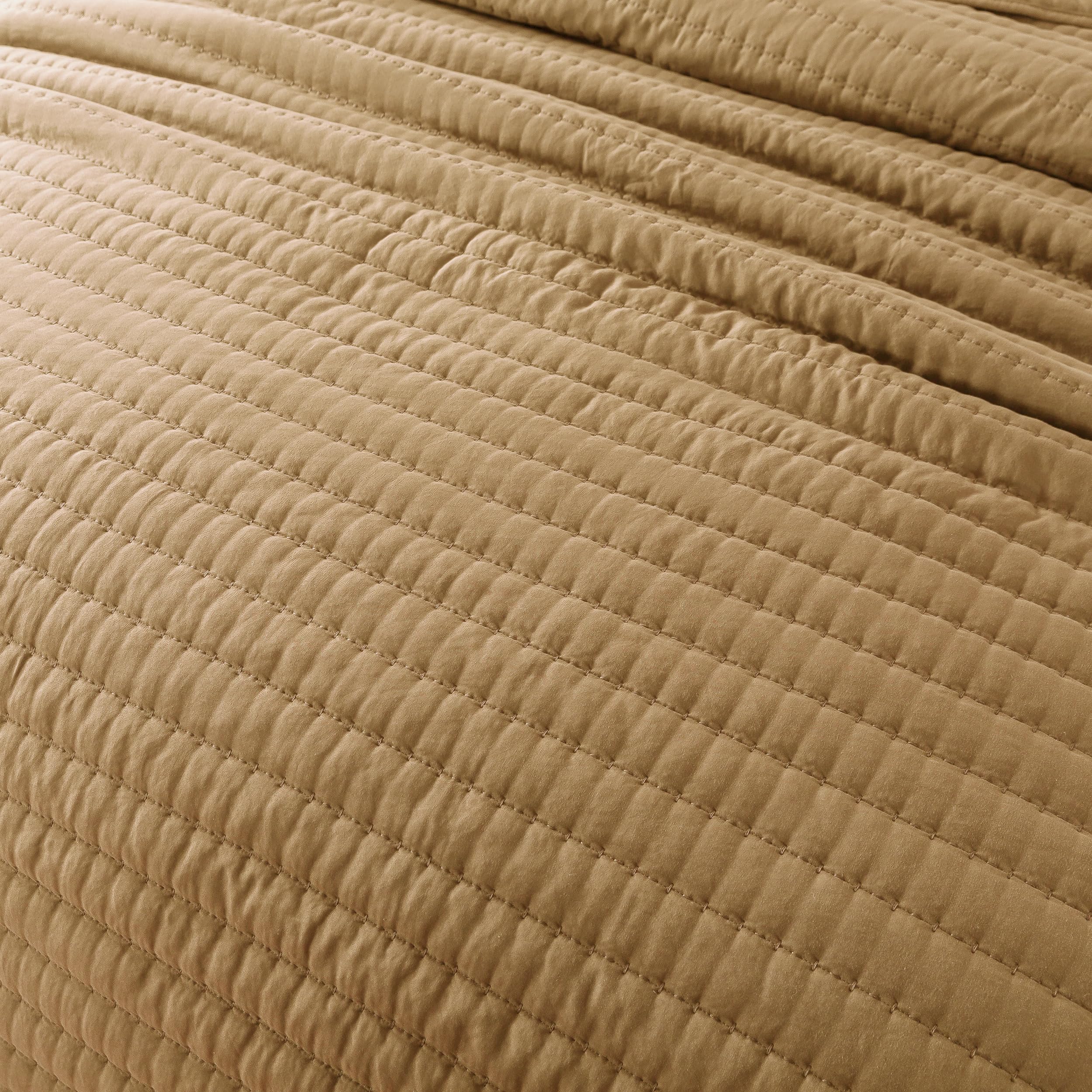 Pumpkin Yellow King Size Quilt Bedding Sets with Pillow Shams, Mustard Lightweight Soft Bedspread Coverlet, Quilted Blanket Thin Comforter Bed Cover for All Season, 3 Pieces, 104x90 inches