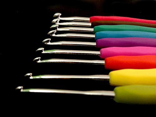 WooCrafts Large-Eye Blunt Needles Yarn Knitting Plus Crochet Hooks Set with Case,Ergonomic Handle Crochet Hooks Needles for Arthritic Hands.Best Gift!
