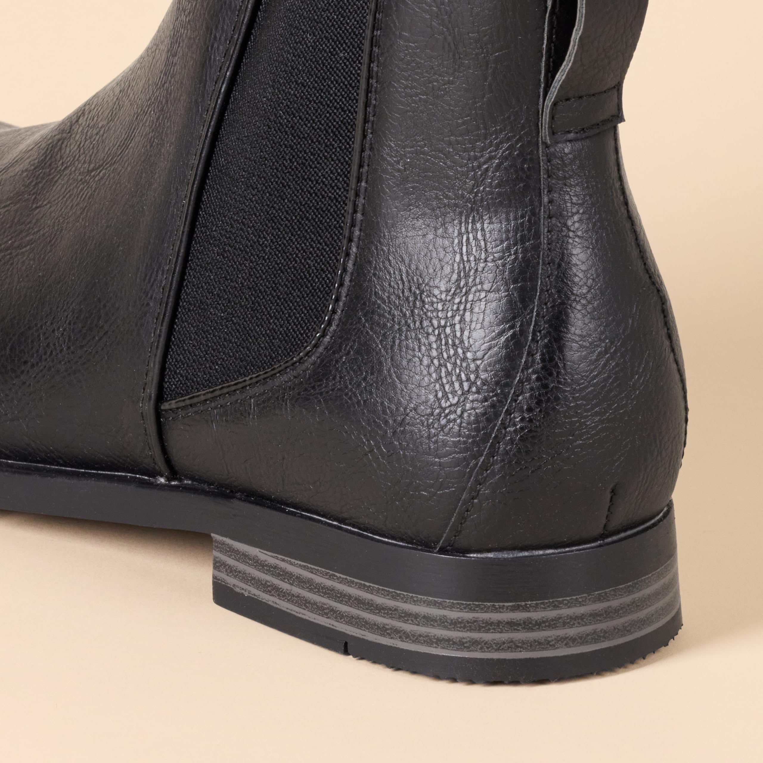 Amazon Essentials Men's Chelsea Boot, Black, 10.5