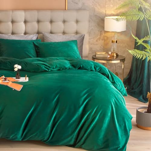 HYBD Soft Velvet Duvet Cover Queen Size - Breathable and Lightweight Warm Duvet Cover Set 3 Pieces with Zipper Closure, Washable & Durable, 1 Duvet Cover 90x90 inches and 2 Pillow Shams, Emerald Green
