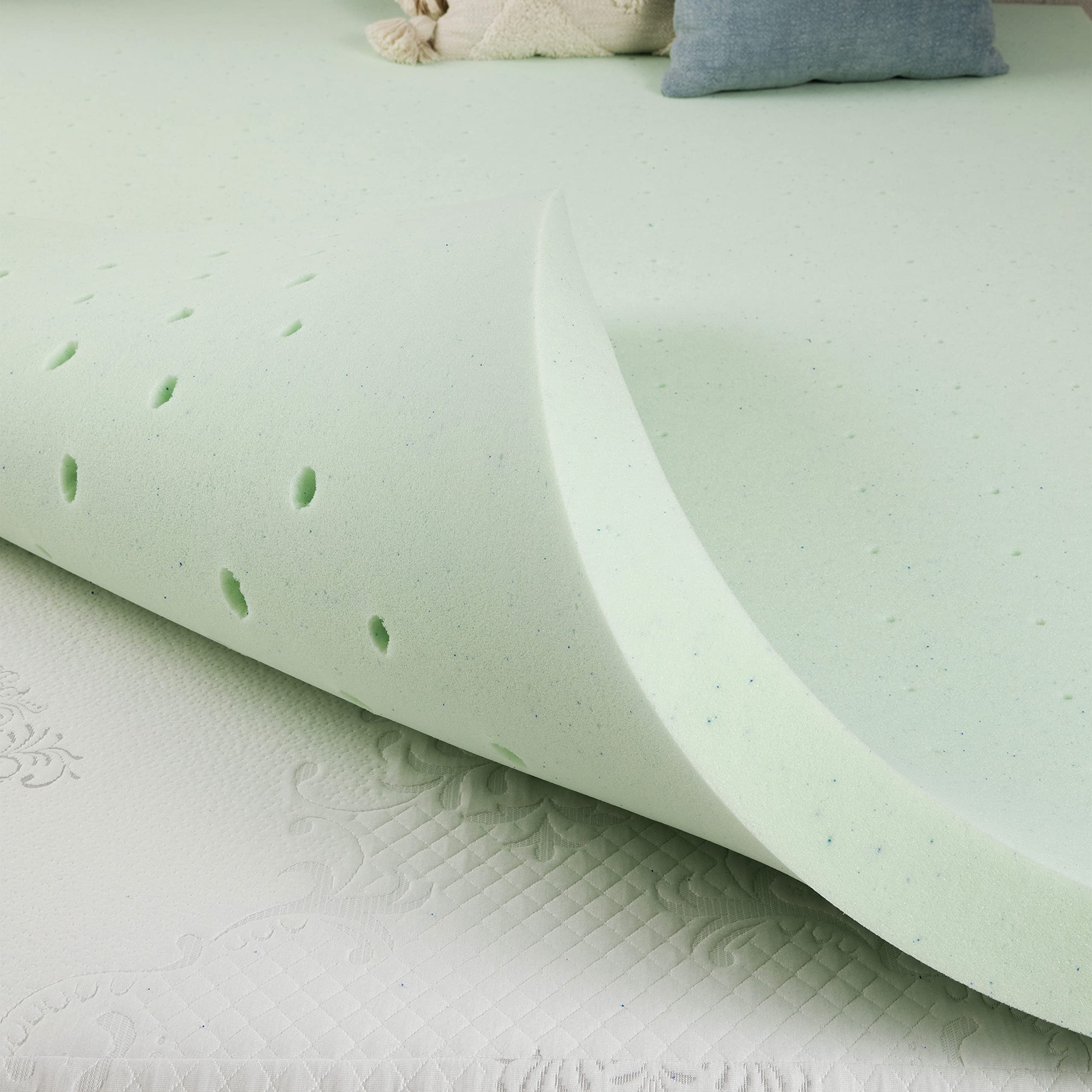 Bridgevine Home Gel Infused Ventilated Memory Foam Mattress Topper, 3 inch, Twin XL Size, CertiPur-US Certified