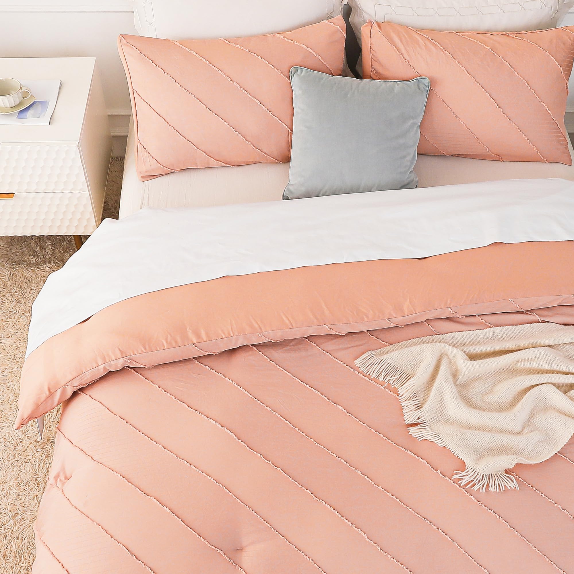 Whale Flotilla Boho Tufted Queen Comforter Set, Soft Lightweight Pink Comforter Queen Size with 2 Pillow Shams, Reversible Fluffy Shabby Chic Bedding Sets for All Seasons, 90 x90 inch