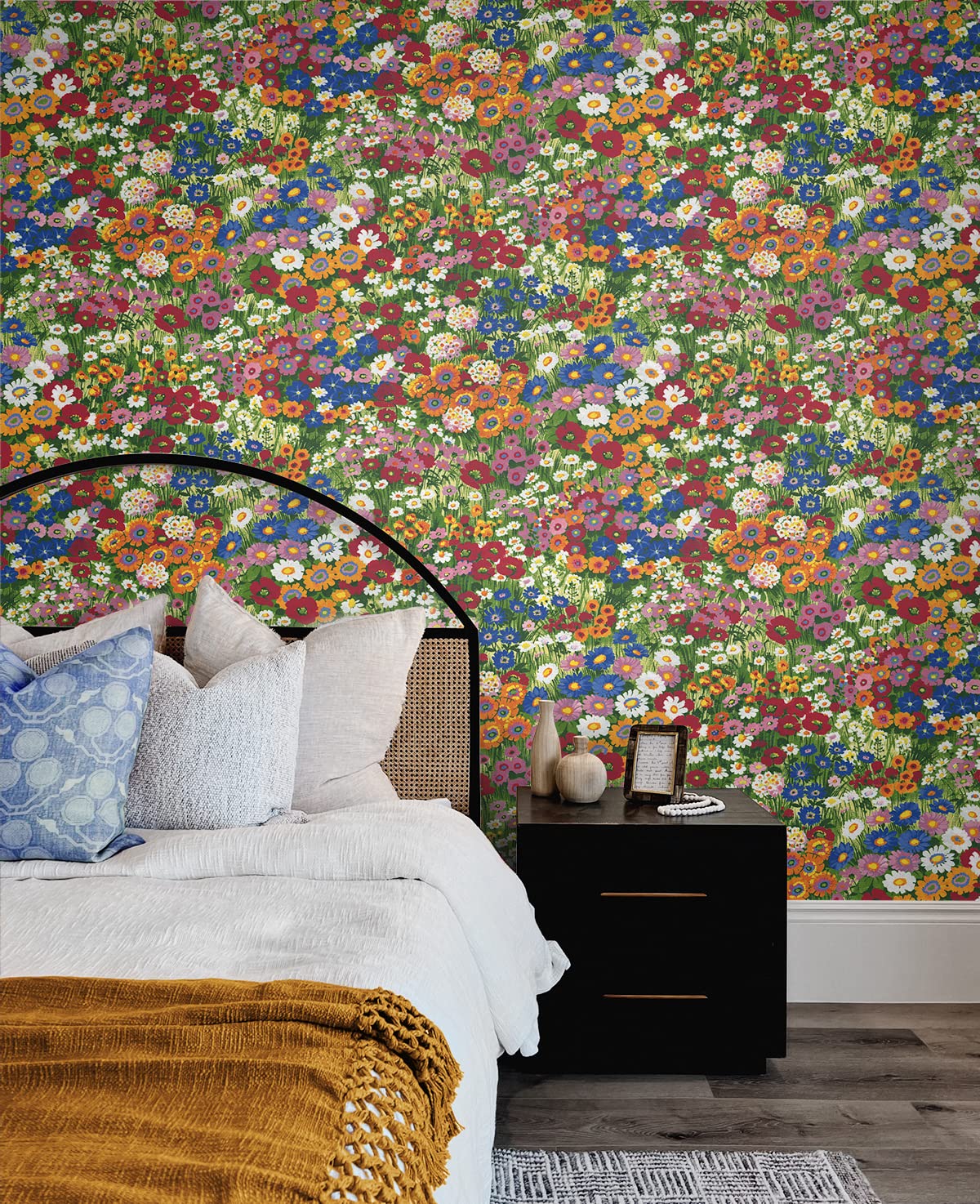 NextWall Floral Meadow Peel and Stick Wallpaper (Multicolored)