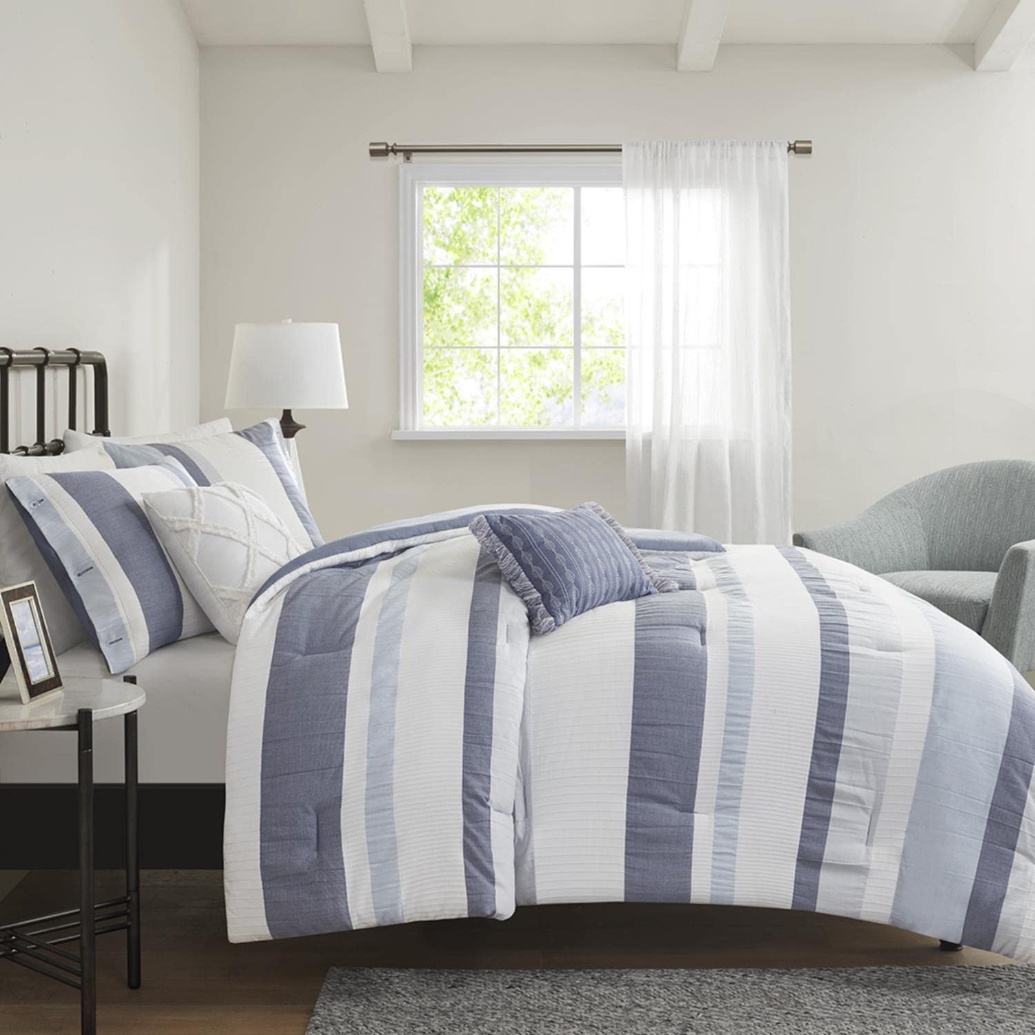 Madison Park Allegany Jacquard Comforter Set, Casual Farmhouse Striped Design, Modern Bedroom Décor, All Season Bedding with Matching Sham, Decorative Pillows, King/Cal King, Blue 5 Piece