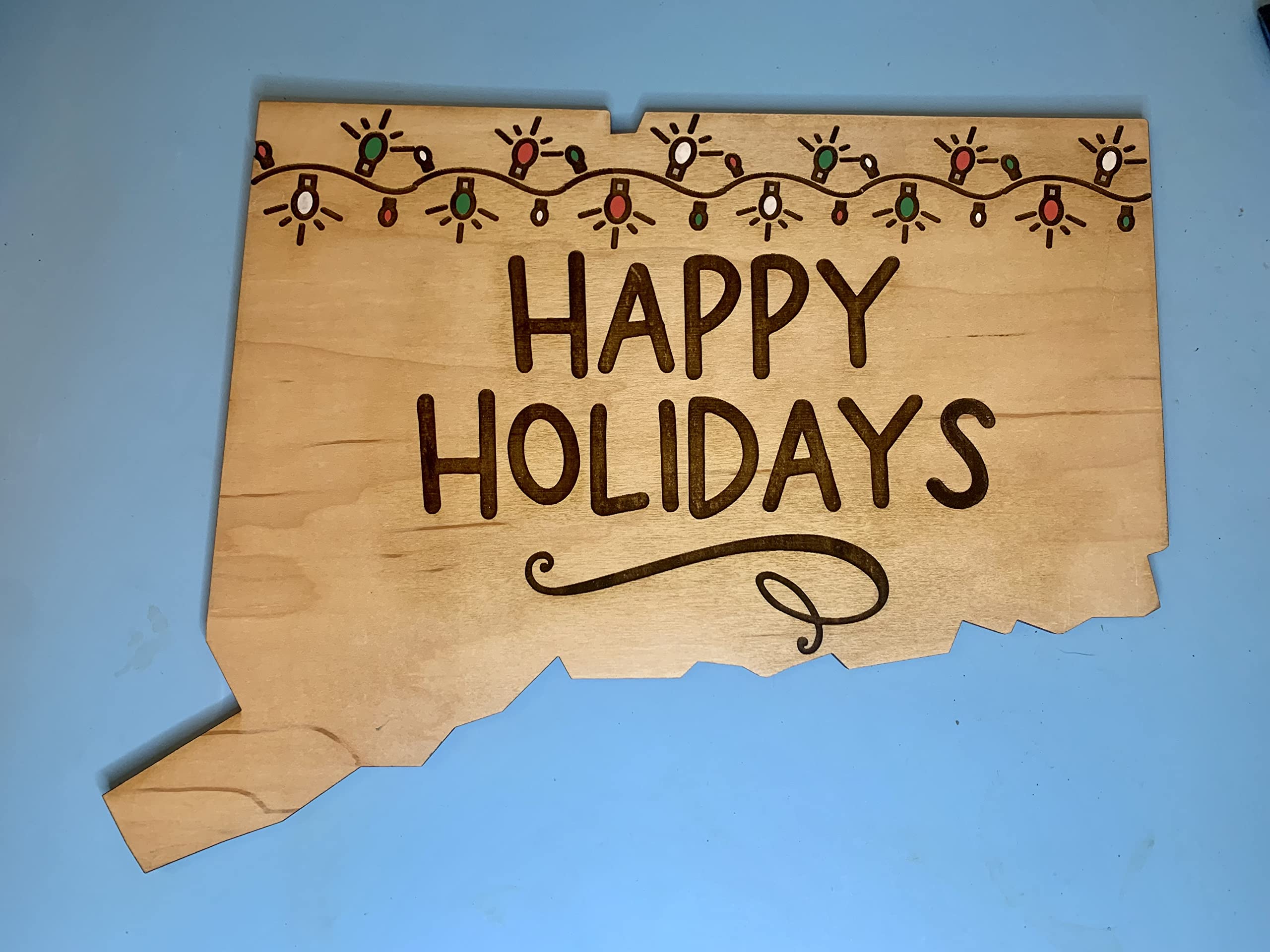 State Shaped Happy Holidays Engraved Maple Wood Sign with Hand Painted Lights for Christmas Decoration