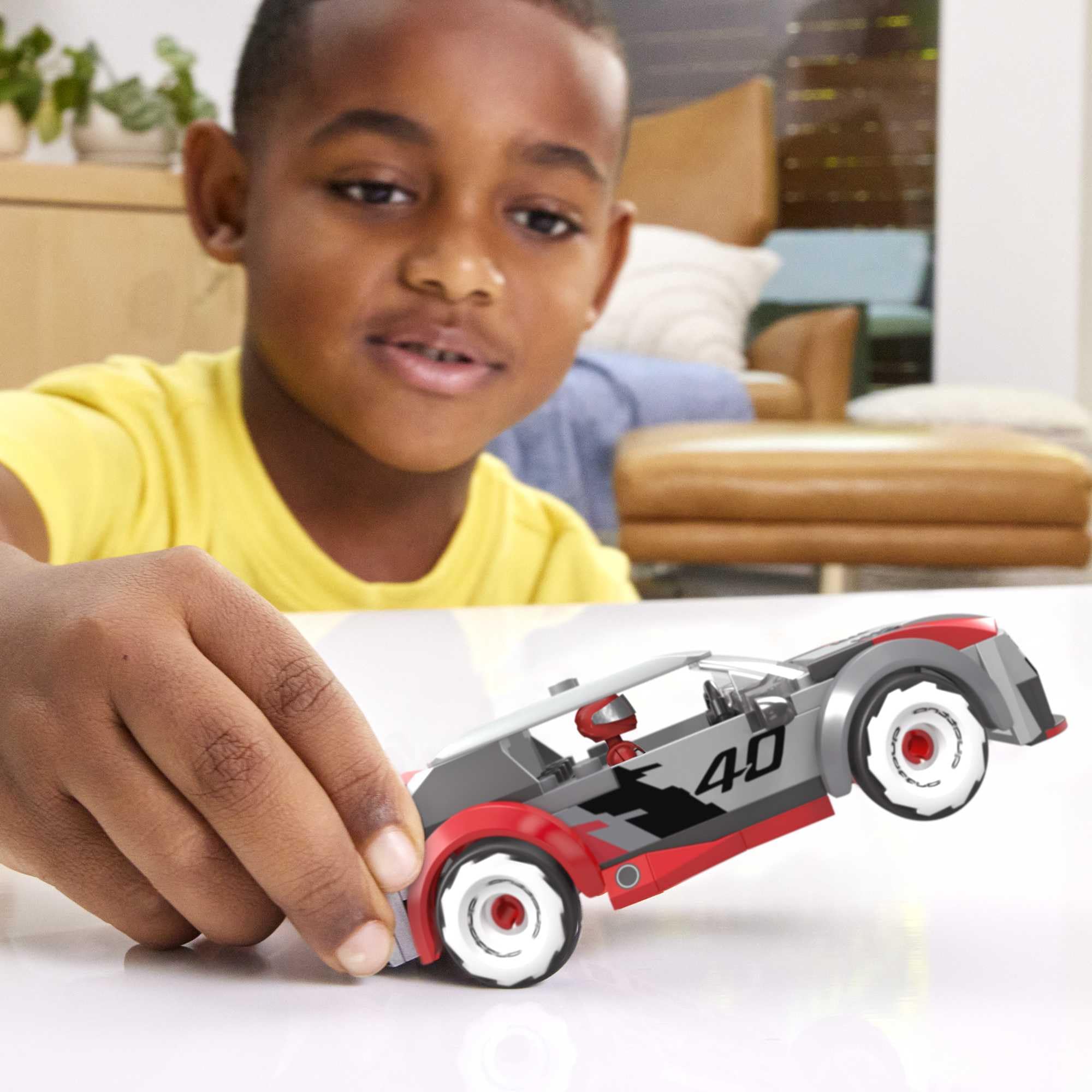 MEGA Hot Wheels Building Toy Race Car Playset, Audi RS 6 GTO Concept with 77 Pieces, 1 Micro Action Figure Driver, Grey, Kids Age 5+ Years