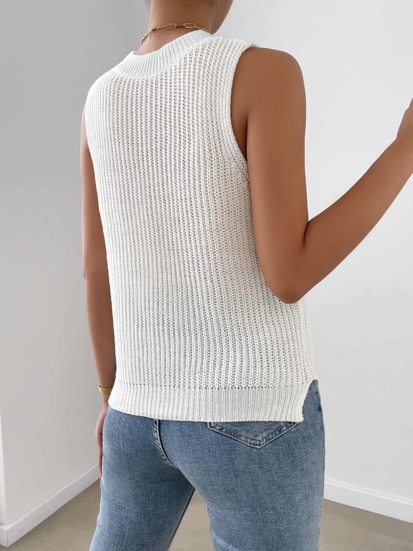 Verdusa Women's Slit Hem Sleeveless Round Neck Knitted Sweater Vest Tank Top White M