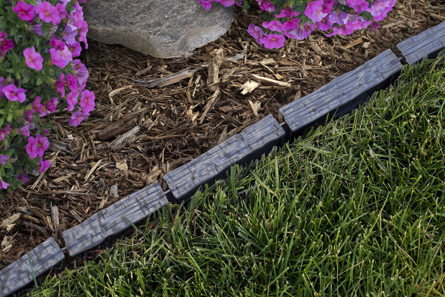 Master Mark Dig-Free Poundable Edging, Poundable Decorative Stone Landscape Edging 5.25 in. x 36 in. (Warmstone)
