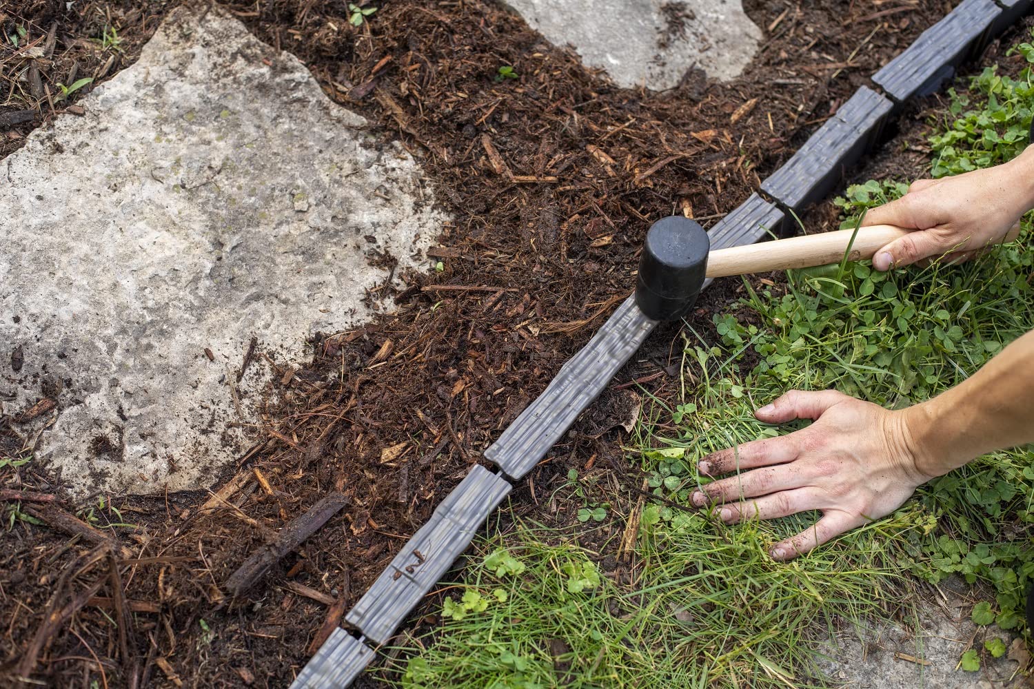 Master Mark Dig-Free Poundable Edging, Poundable Decorative Stone Landscape Edging 5.25 in. x 36 in. (Warmstone)
