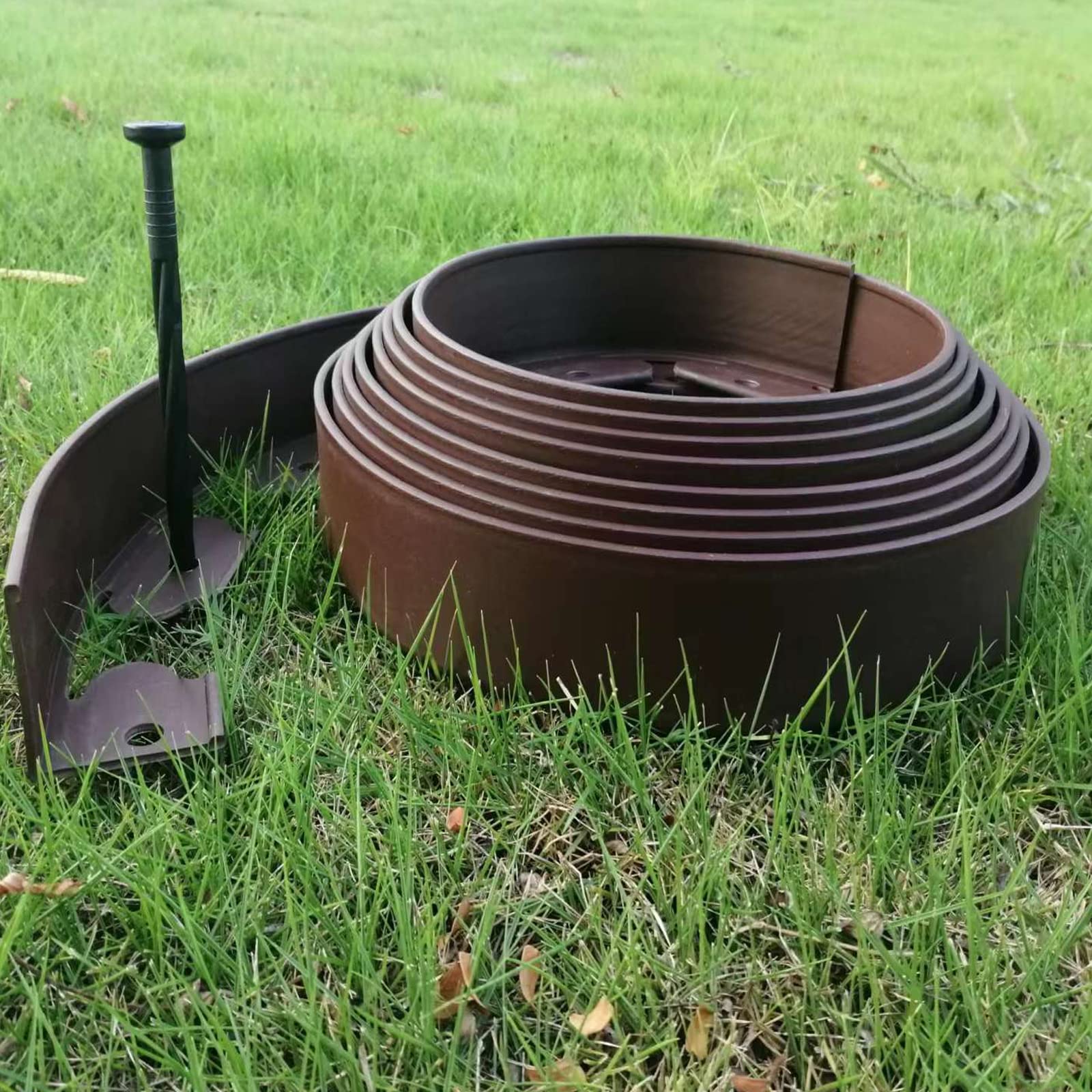 Landscape Edging,20ft Plastic No Dig Garden Edging with 20 Stakes,Lawn Edging for Lawn,Yard,Flower Gardens Border (Brown-20FT)