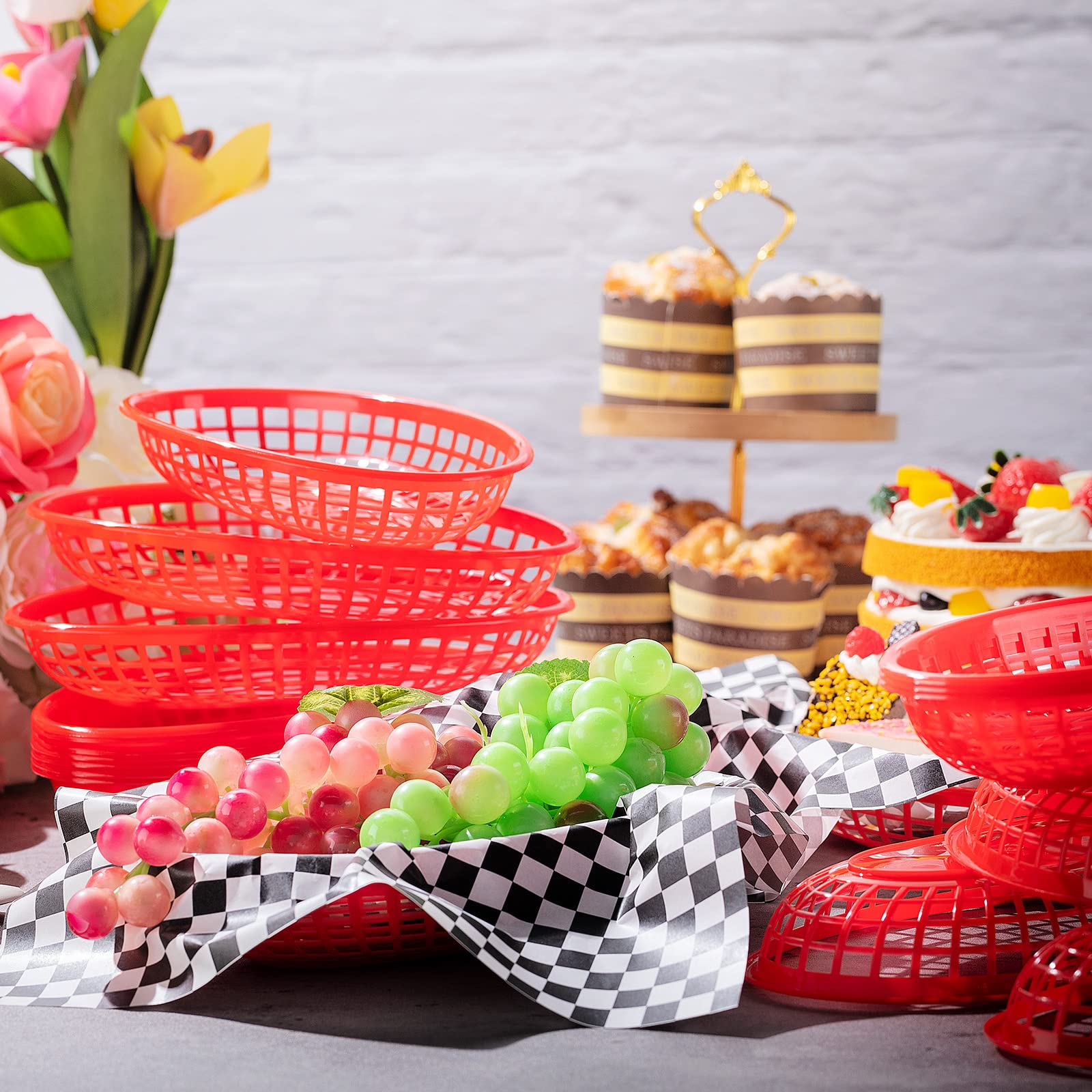 48 Pack Red Oval Fast Food Basket and 200 Pack Black Checkered Deli Liner Set 8.9 x 5.7 x 1.8 Inch Retro Style Plastic Food Baskets for Serving Burger Chip Food Baskets for Home, Restaurants, Picnic