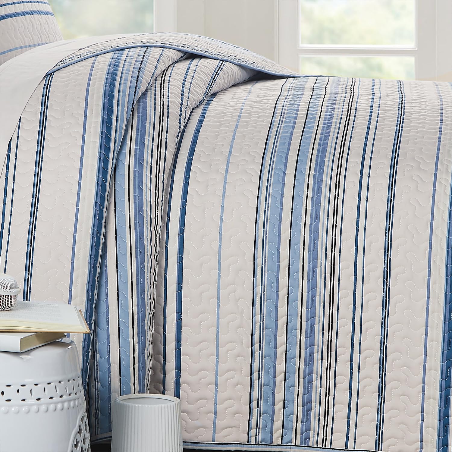 Southshore Fine Living, Inc. Oversized King Quilt Set, All Season Striped Blue Bedspread Set, 3-Piece Coastal Bedding, California/King Coverlet Sets with Shams, Soft Microfiber Quilt, Blue Stripes