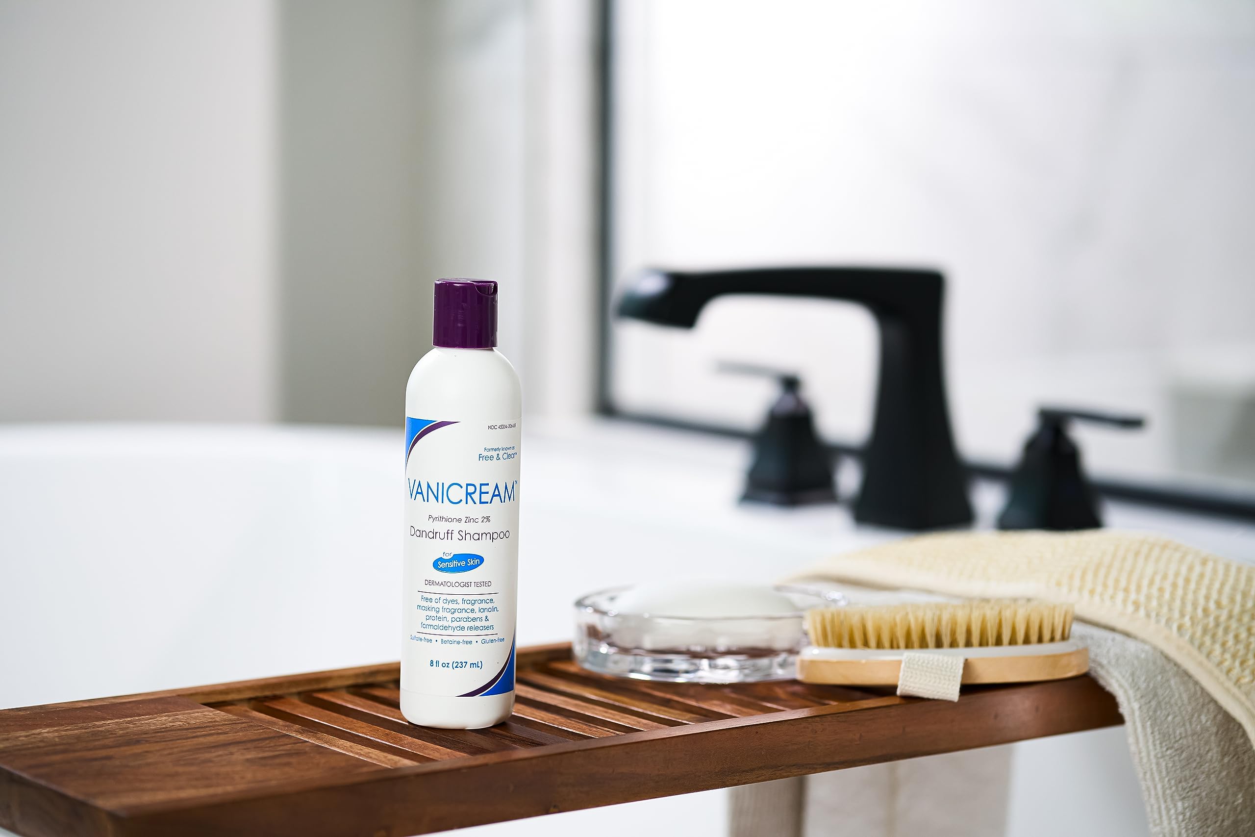 Vanicream Dandruff Shampoo β pH Balanced Mild Formula Effective For All Hair Types and Sensitive Scalps - Free of Fragrance, Lanolin, and Parabens β 8 Fl Oz