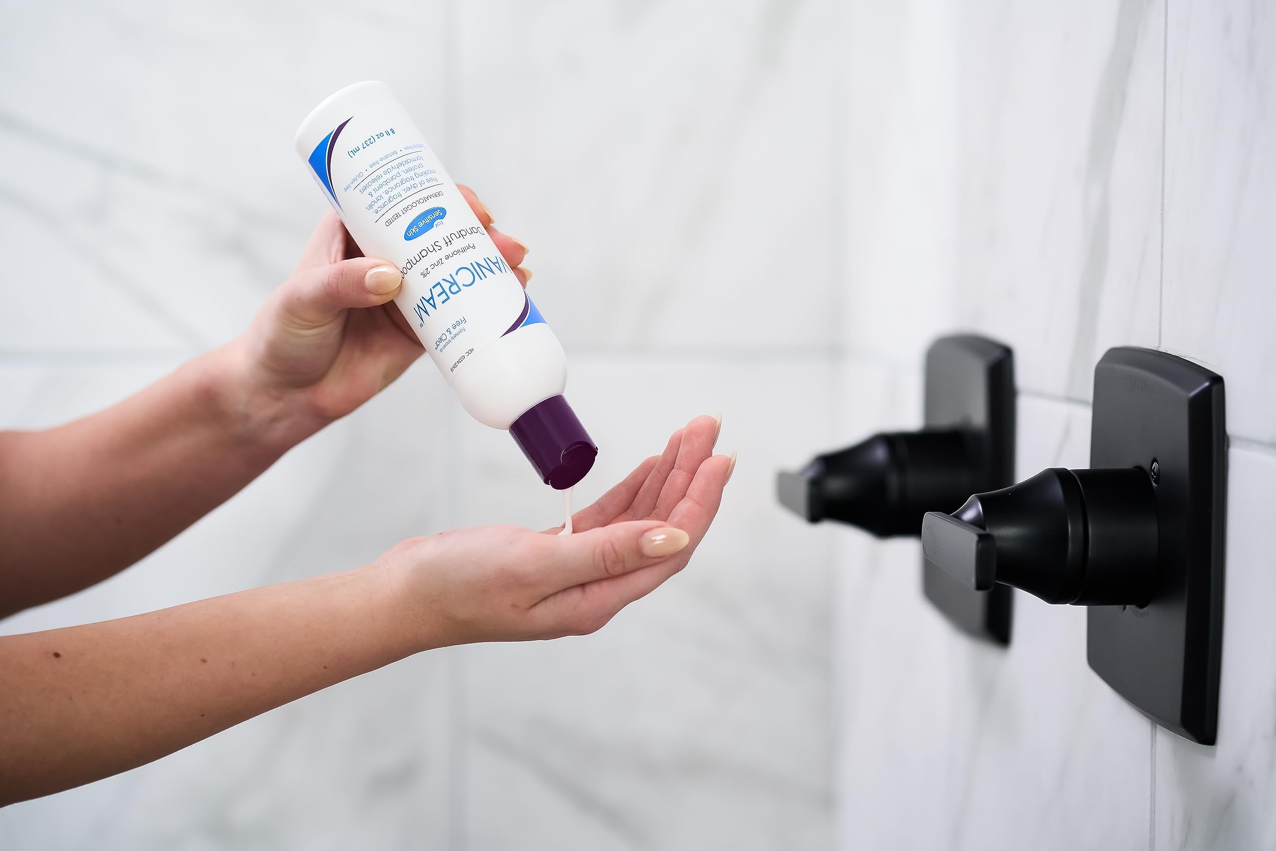 Vanicream Dandruff Shampoo β pH Balanced Mild Formula Effective For All Hair Types and Sensitive Scalps - Free of Fragrance, Lanolin, and Parabens β 8 Fl Oz