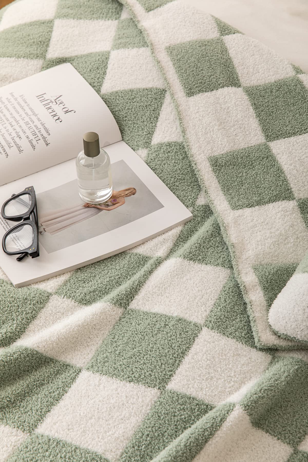 Ultra-Soft Buffalo Checkerboard Grid Fluffy Microfiber Knitted Throw Blanket Super Cozy Lightweight Checkered Bed Blanket for Sofa Couch Bed Matcha 51"X63"
