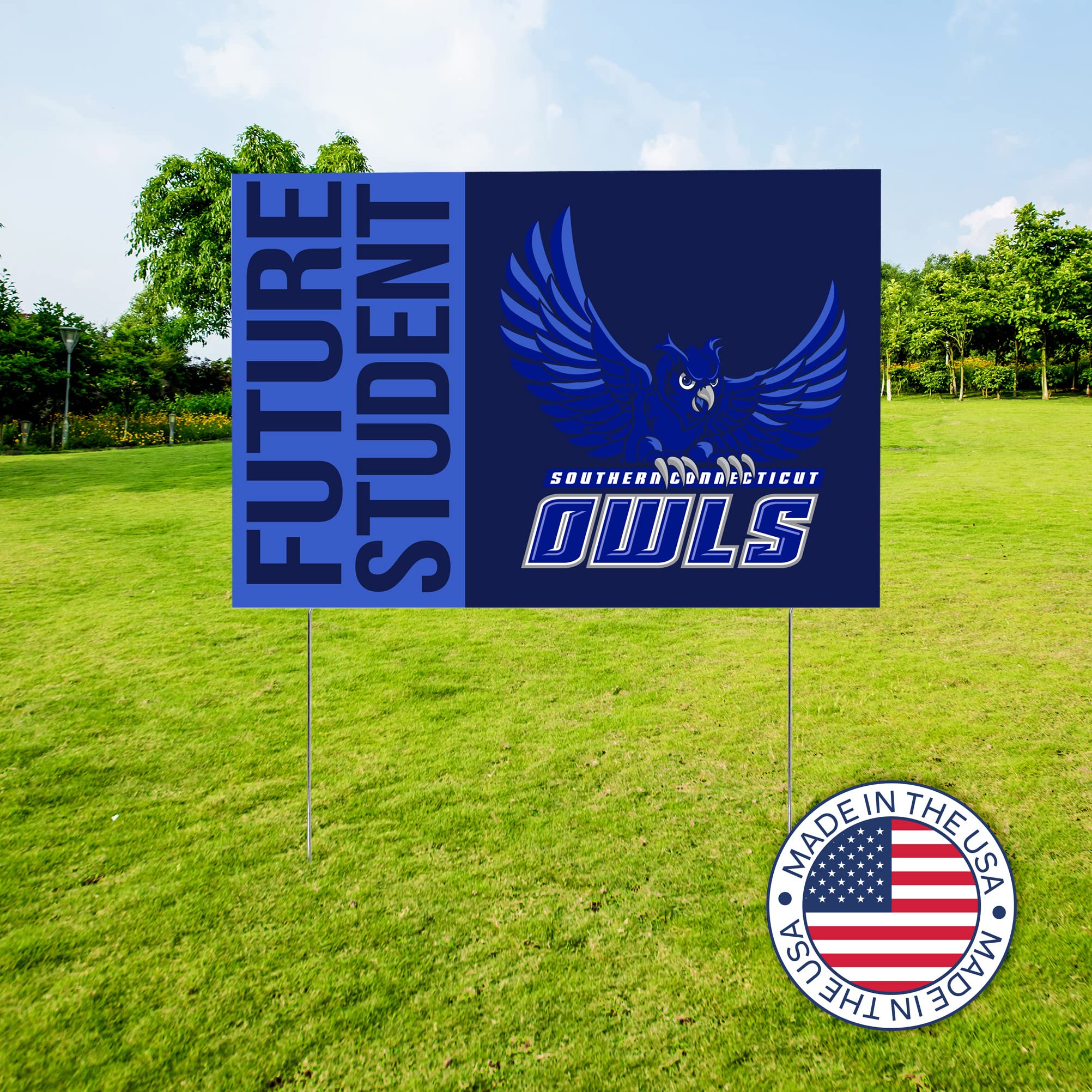 Southern Connecticut State University Graduating Graduate Sign House 12 Inches x 18 Inches With Stakes (Grad Sign 4)