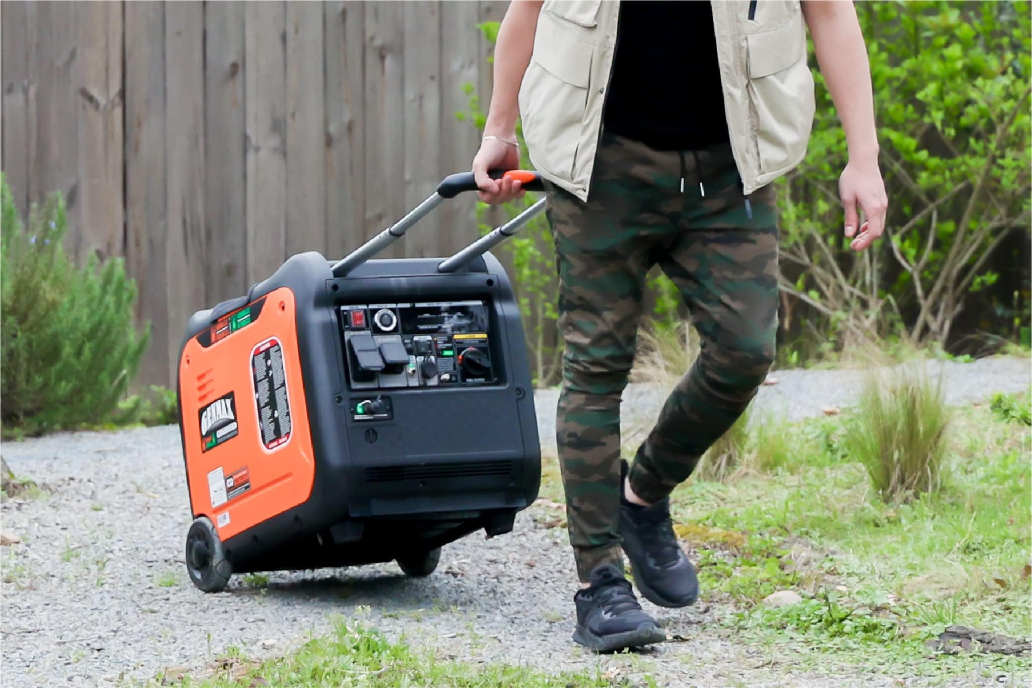 GENMAX Portable Generator, 6000W Super Quiet Dual Fuel Portable Engine with Remote/Electric Start, Ultra Lightweight for Backup Home Use & Camping Travel Outdoor .EPA Compliant(GM6000iED)