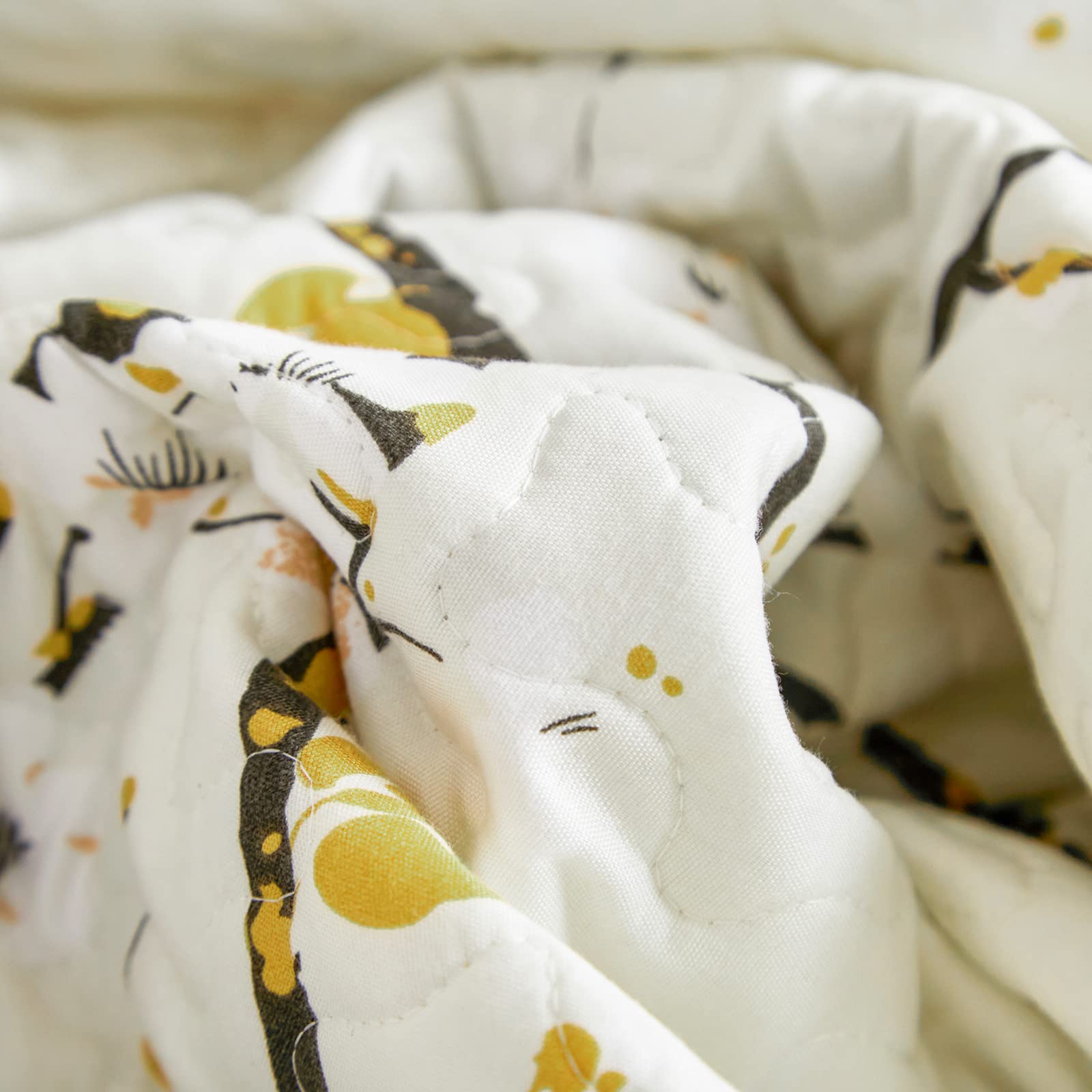 Quilt Set King Size Cream White with Black Branch Bedding Set 88x88 Soft Microfiber Lightweight Coverlet Bedspread Summer 3 Pc Bed Cover for (1 Quilt+ 2 Shams)