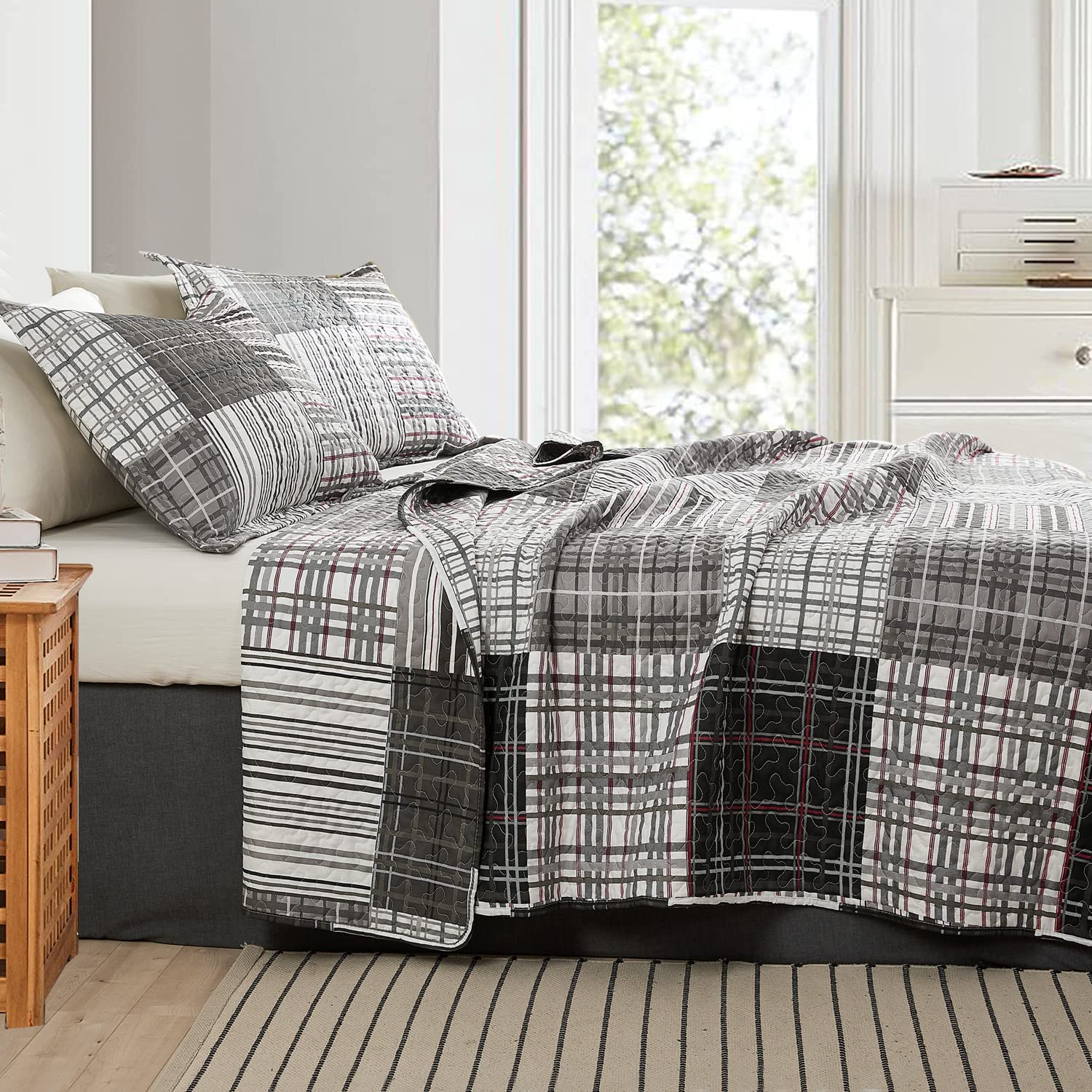 Ycosy King Size Quilt Set Bedding Plaid Patchwork Bedspread Set Soft Lightweight Quilt Bedspread Bedding Black White Grey Plaid Stripe Modern Quilts Patchwork Coverlet Mens Home Quilt for King Bed