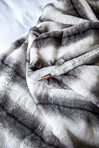 Double Sided Faux Fur Throw Blanket Silky Soft Oversized Afghan Machine Washable, Grey Striped Mink Chinchilla Shadow Fox (Charcoal, 60Wx70L)