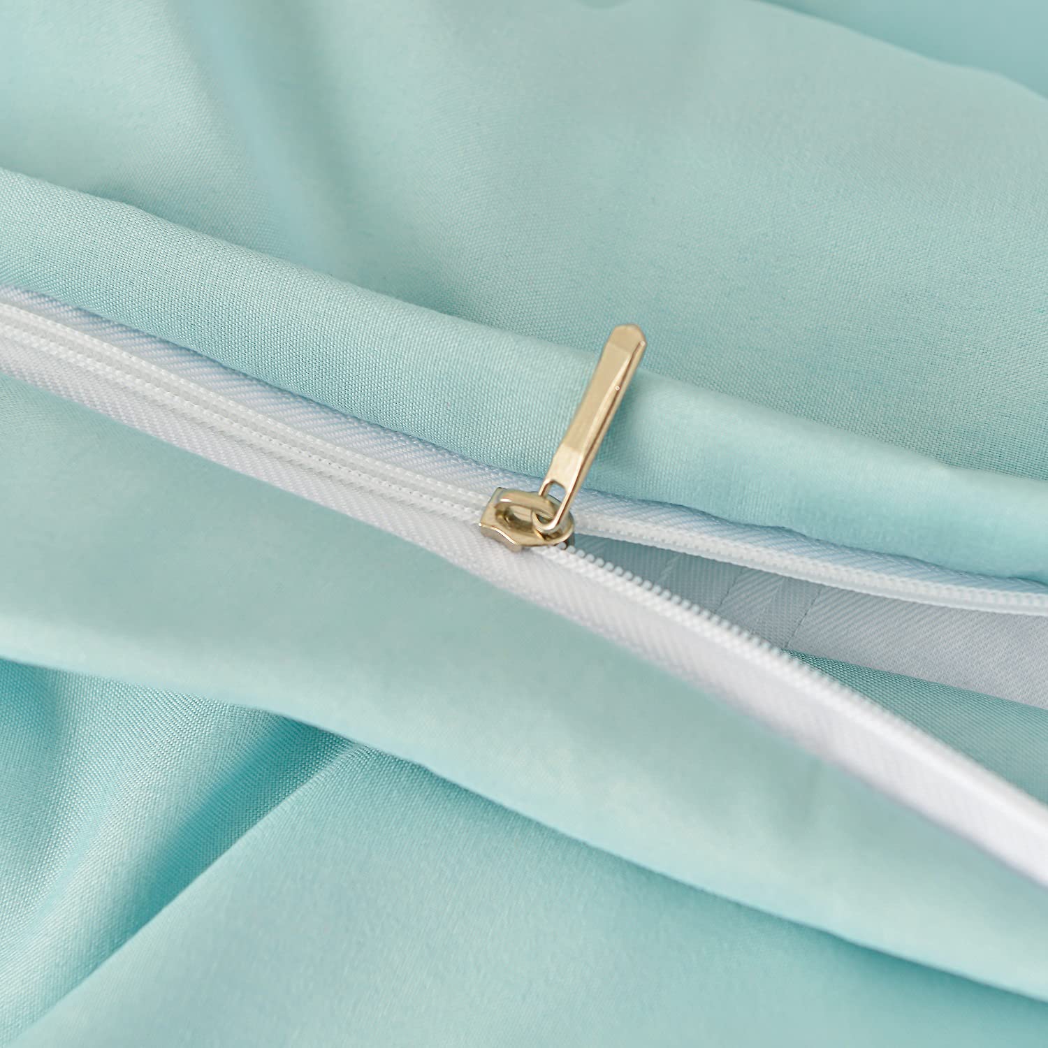 Colourful Snail Duvet Cover 2 Piece Set, Ultra Soft Double Brushed Microfiber Comforter Cover with Zipper Closure and Corner Ties, Twin, Light Blue (Comforter Not Included)
