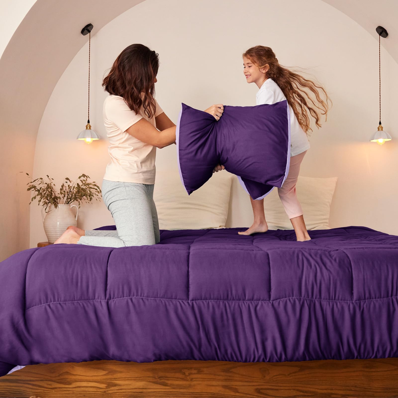 Exclusivo Mezcla Lightweight Reversible 3-Piece Comforter Set All Seasons, Down Alternative Comforter with 2 Pillow Shams, Queen Size, Deep Purple/Lilac