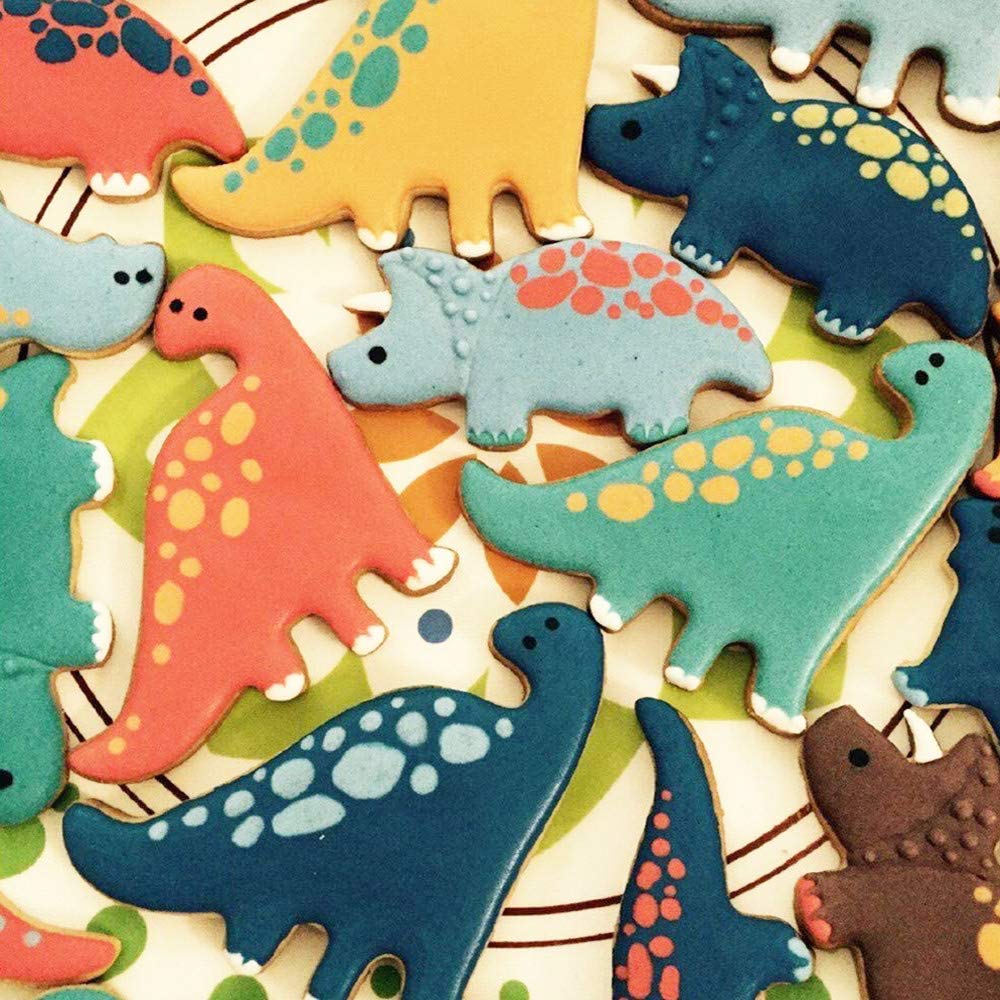 Kanntie 5-Piece Dinosaur Cookie Cutter Set with T-Rex, Baby dinosaur, Stegosaurus, Camarasaurus and Dinosaur Footprint