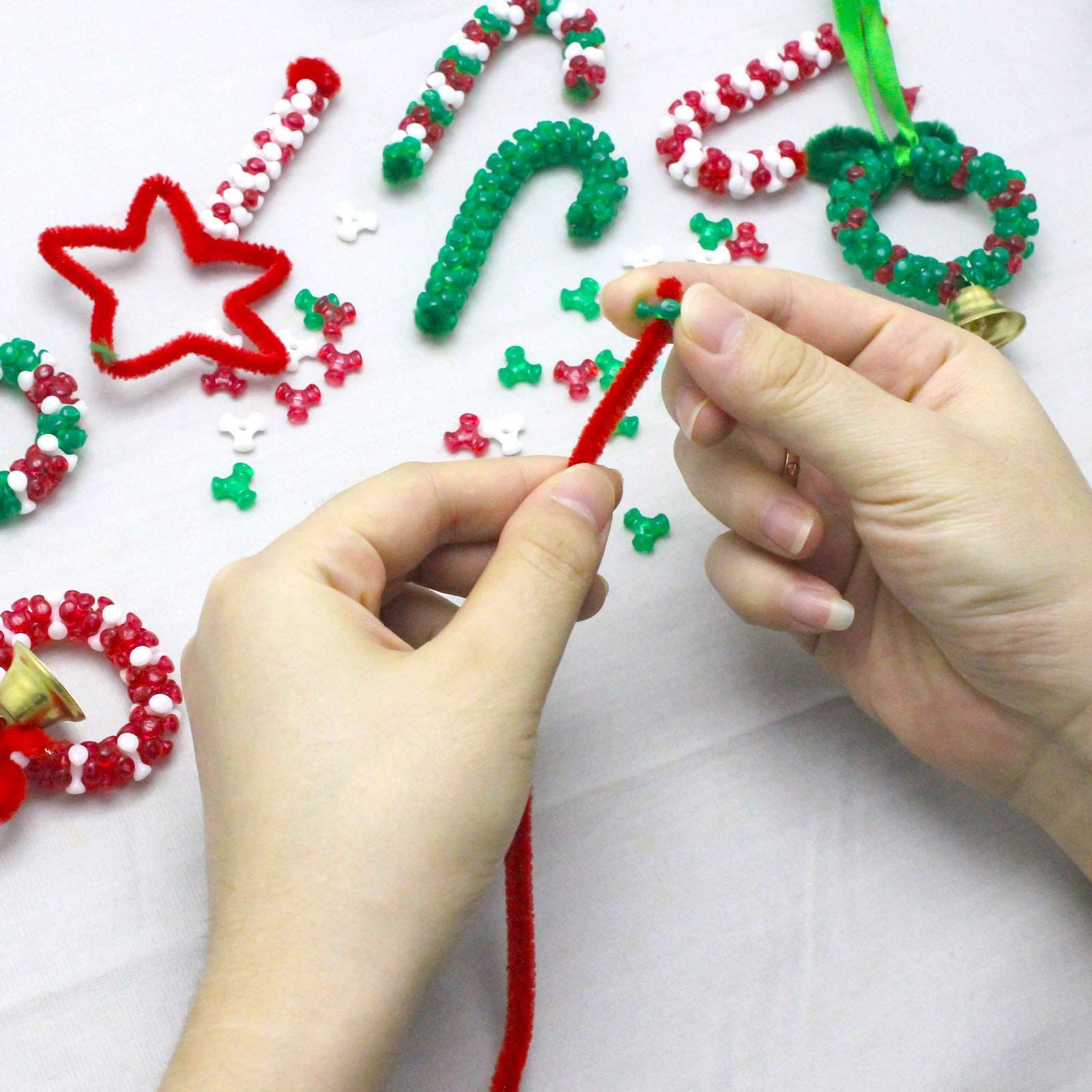 Hifunwu 1570 PCS Christmas Beaded Ornament Kit Christmas Tri-Shaped Beads Plastic Tri Beads with Pipe Cleaners Xmas Party Craft Wreath Candy Cane for Christmas Tree Hanging