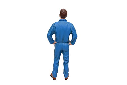 American Diorama 77494 Mechanic John Inspecting Figure For 1:24 Scale Models