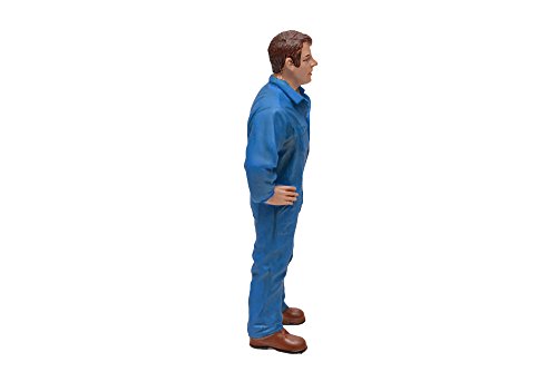American Diorama 77494 Mechanic John Inspecting Figure For 1:24 Scale Models