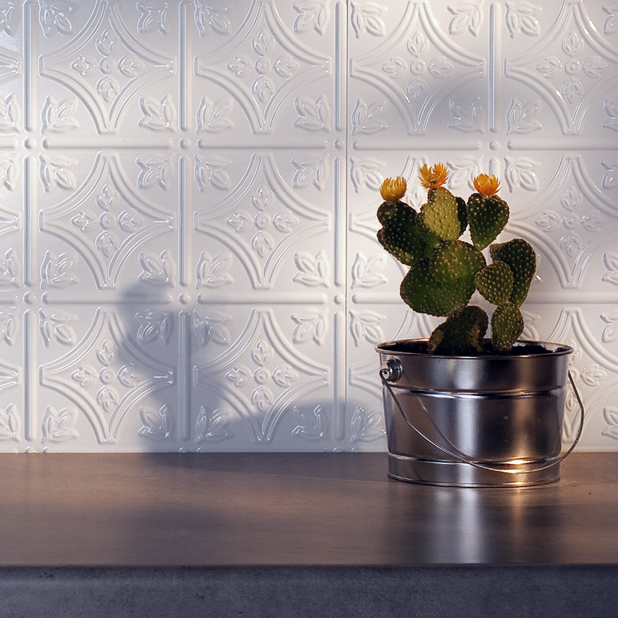 FASÄDE Traditional Style/Pattern 1 Decorative Vinyl 18in x 24in Backsplash Panel in Matte White (5 Pack)