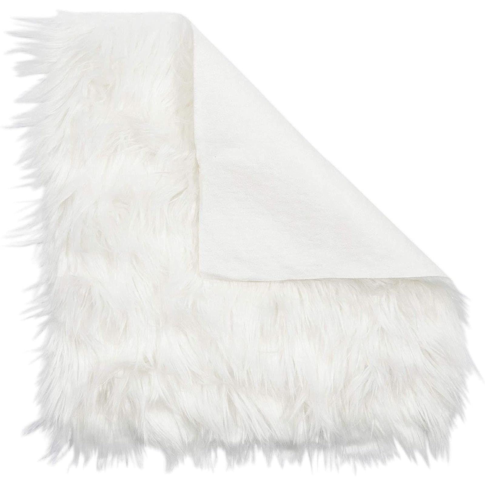 2-Pack 18x18-Inch Faux Fur Fabric Squares, Shaggy White Synthetic Fur Sheets for Crafting and Sewing Projects, Costumes for Pets and Dolls, Throw Pillow and Scatter Cushion Making Supplies