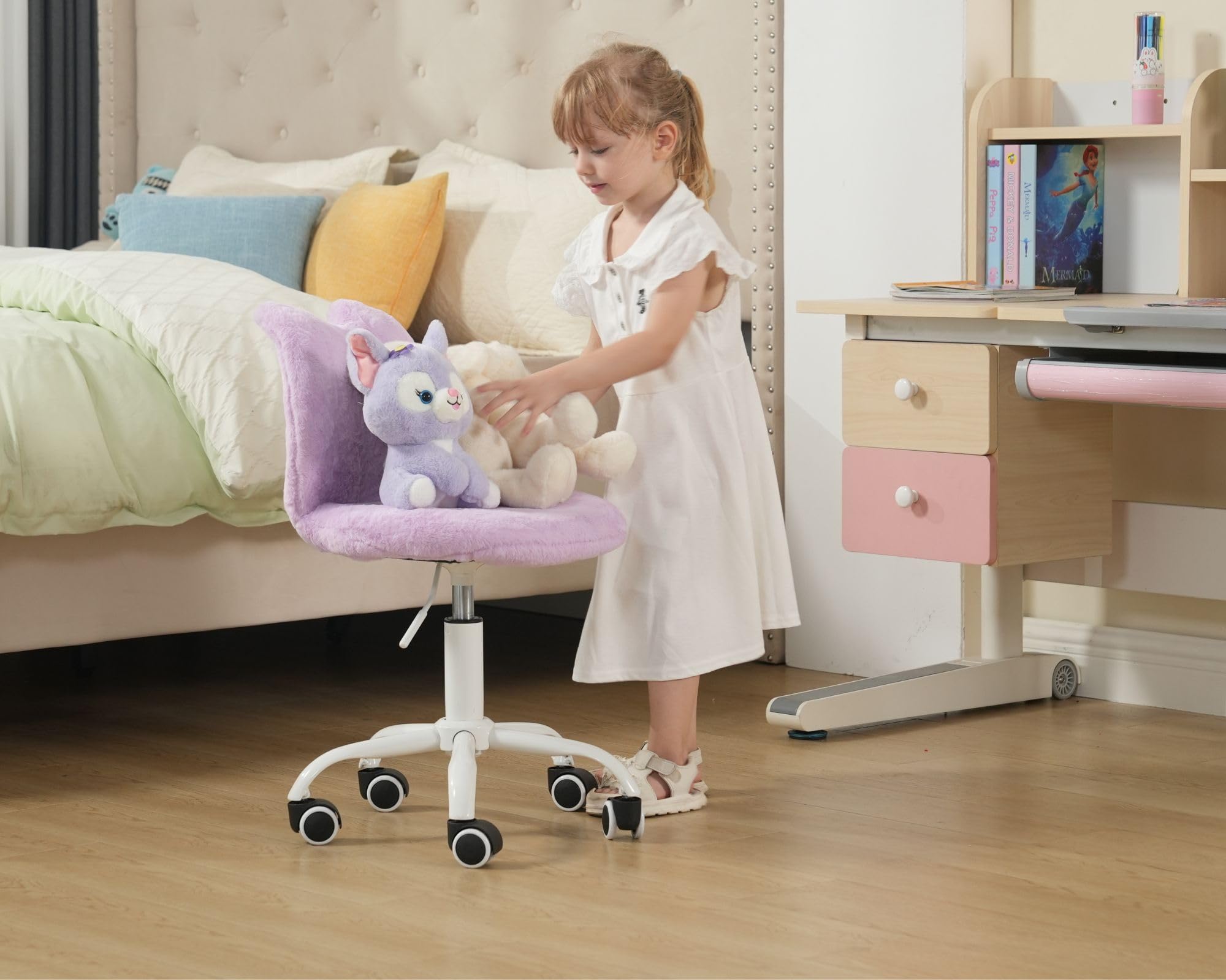 Modern Cute Cat Kids Desk Chair, Comfortable Fuzzy Small Desk Chair for Girls and Boys, Ergonomic Adjustable Swivel Computer Chair, Hello Kitty Vanity Chair Study Rolling Stools with Wheels, Purple