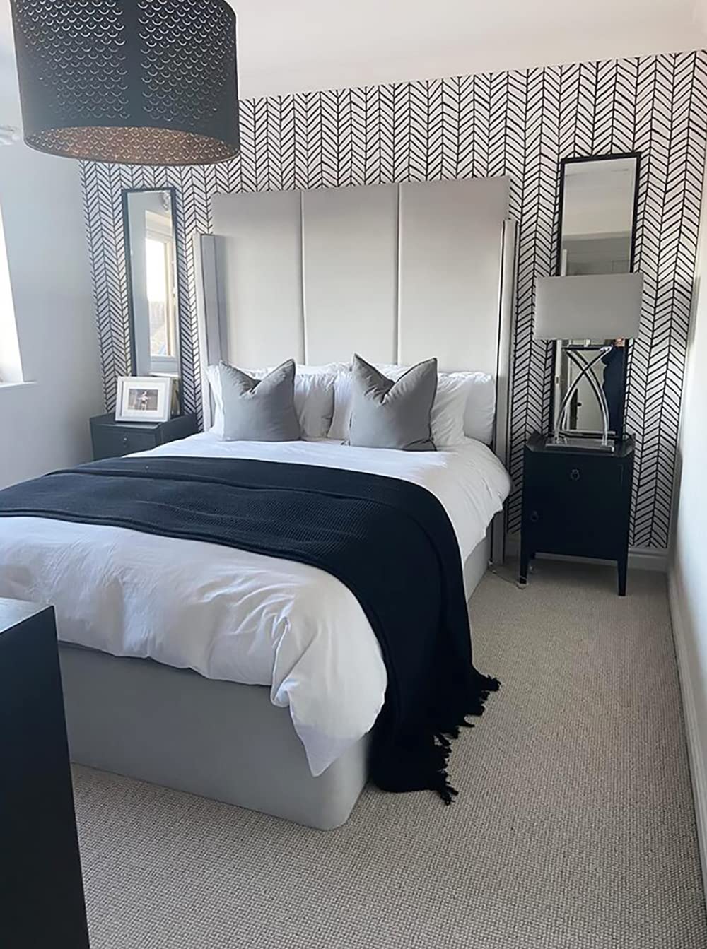 Hopeak Geometric Pattern Wallpaper Black and White Striped Design Peel and Stick Removable Decorative Wallpaper 17.7 x 118 Inches
