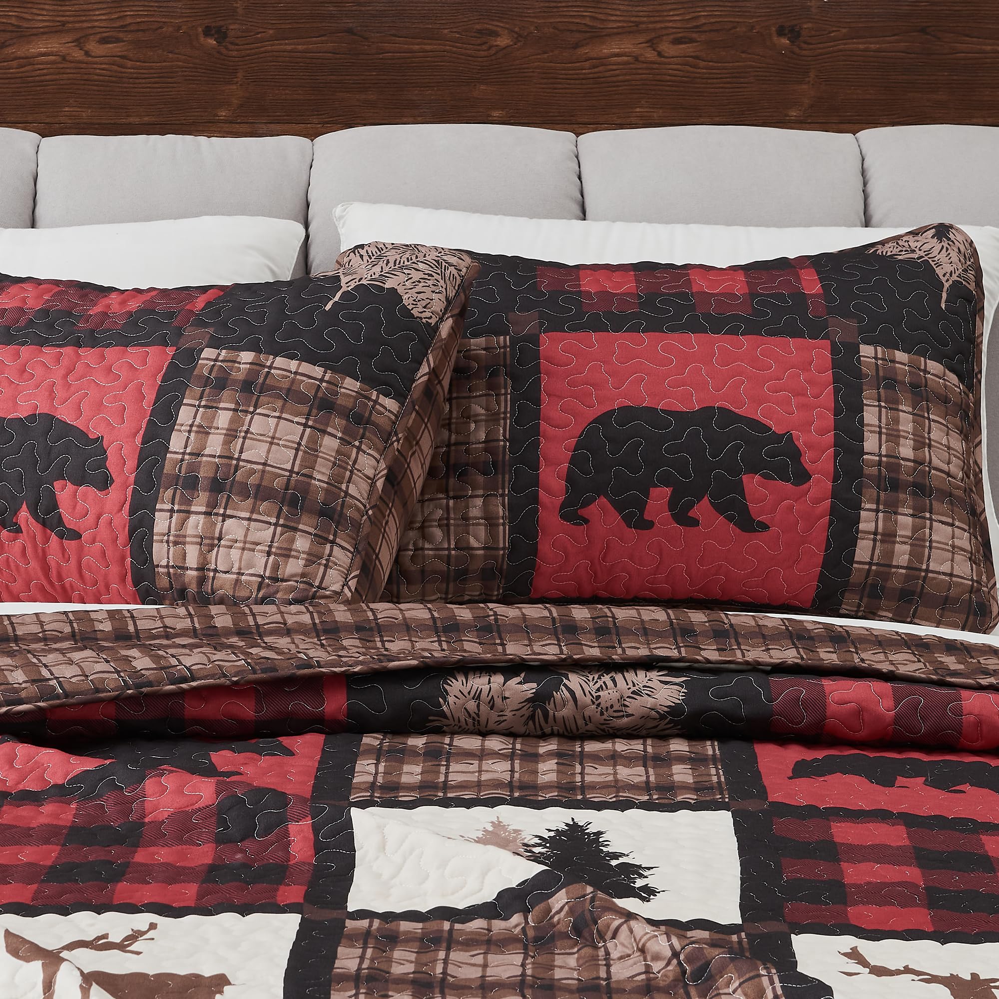 Great Bay Home Lodge Bedspread King Size Quilt with 2 Shams. Cabin 3-Piece Reversible All Season Quilt Set. Rustic Quilt Coverlet Bed Set. Stonehurst Collection. (Red/Black)
