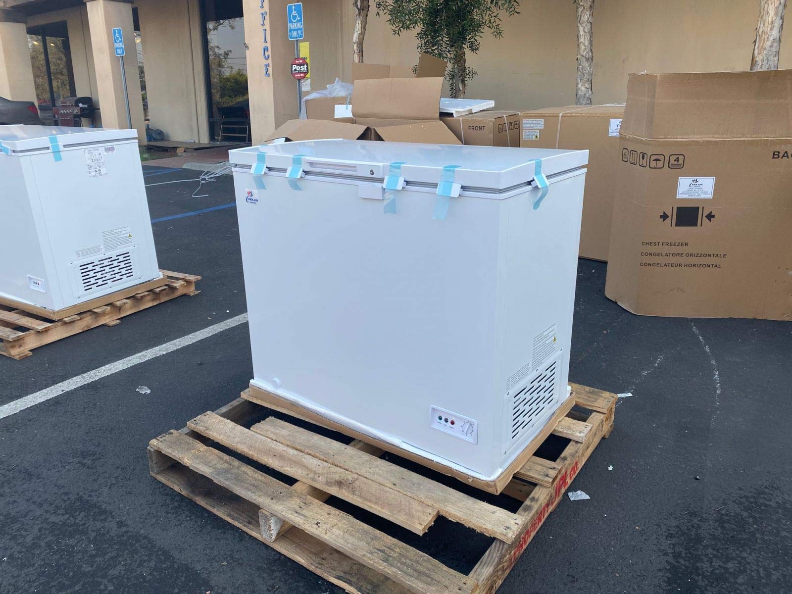 Commercial Freezer Chest freezer 7 Cuft 33" Width NSF Restaurant White Solid Flat Top w/Storage Baskets XF-215