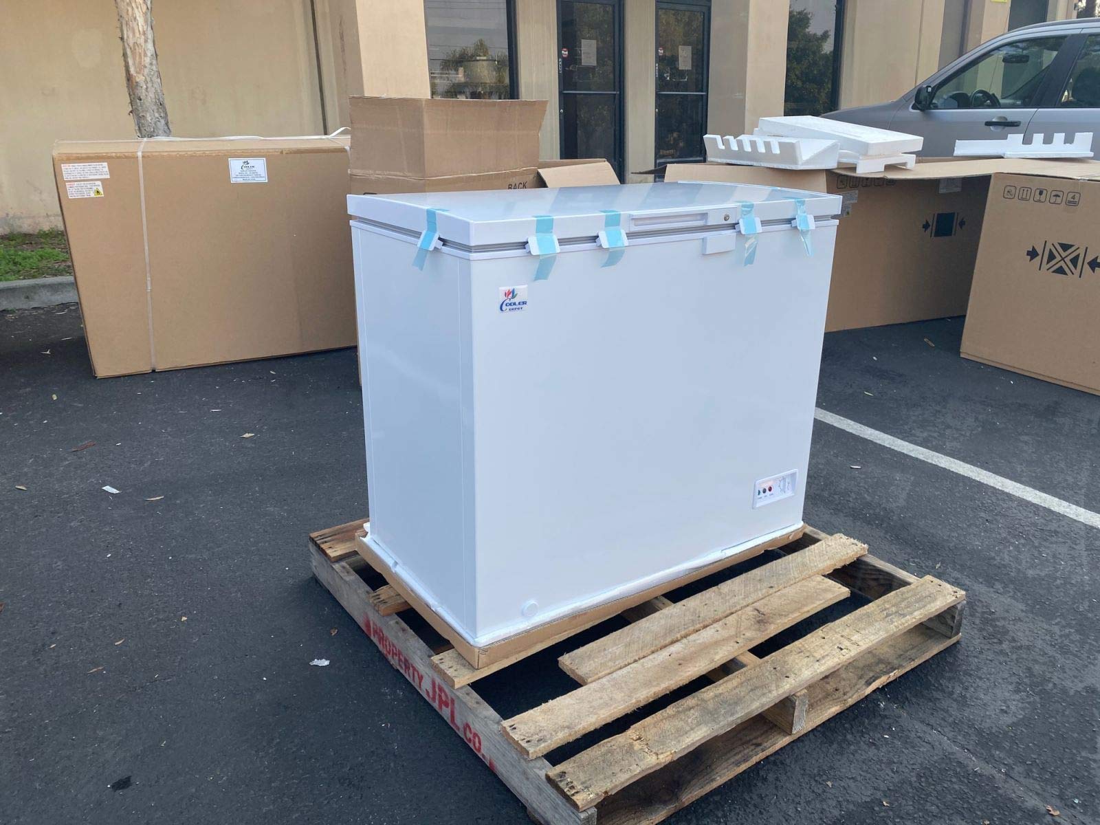 Commercial Freezer Chest freezer 7 Cuft 33" Width NSF Restaurant White Solid Flat Top w/Storage Baskets XF-215