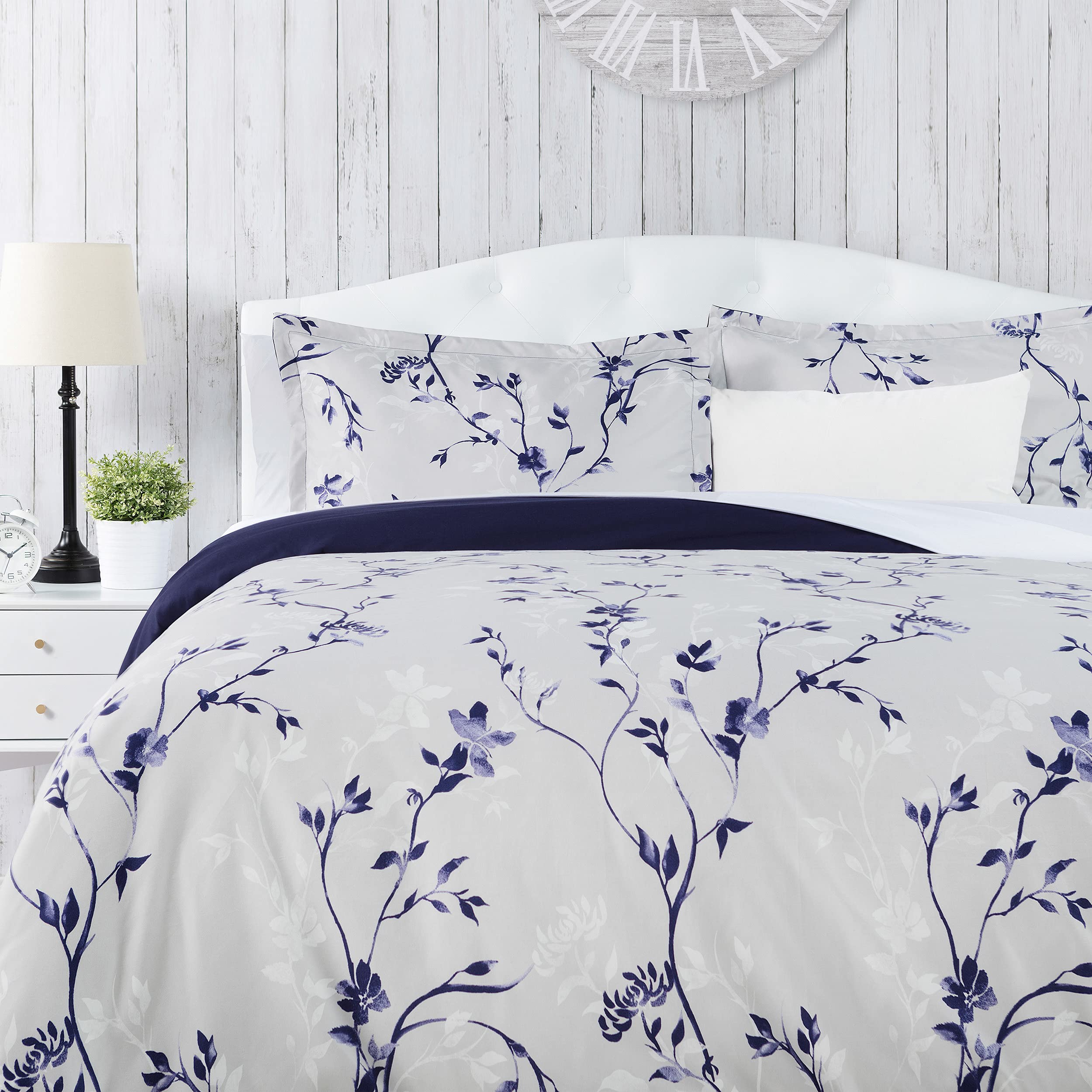 Chanasya Premium Floral Duvet Cover Set - Duvet Cover (90β x 90β) & 2 Pillow Shams (20β x 26β) - 3-Piece Set, Queen Size, Purple Navy