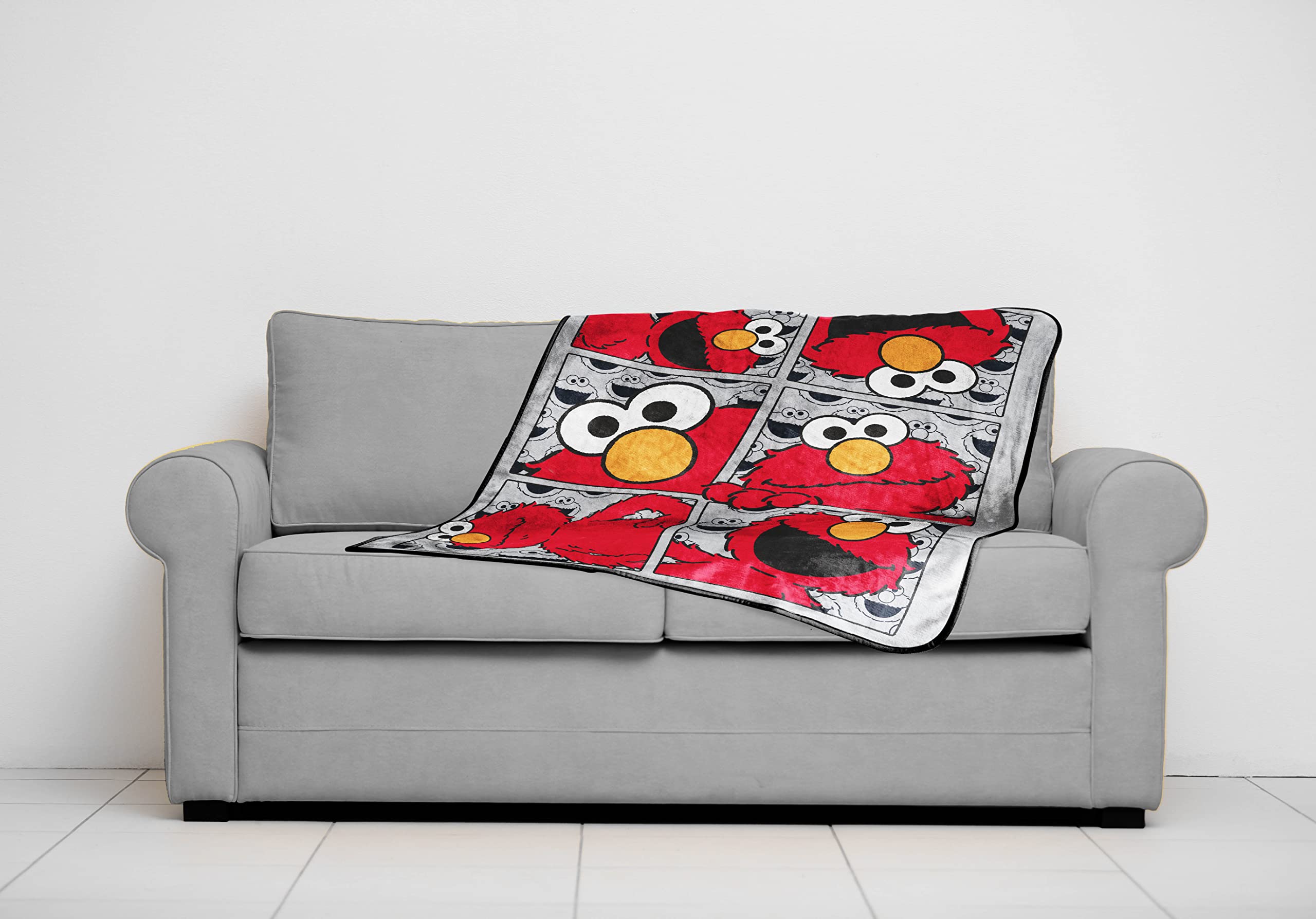 Jay Franco Sesame Street Hip Elmo Throw Blanket - Measures 40 x 50 inches, Kids Bedding - Fade Resistant Super Soft Fleece