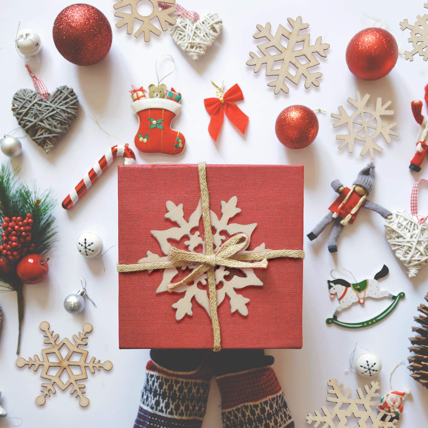 100 Pcs Christmas Unfinished Wooden Snowflake Ornaments Snowflake Hanging Cutouts Blank Wood Slices with Cord Craft Embellishments for Xmas Tree Decorations