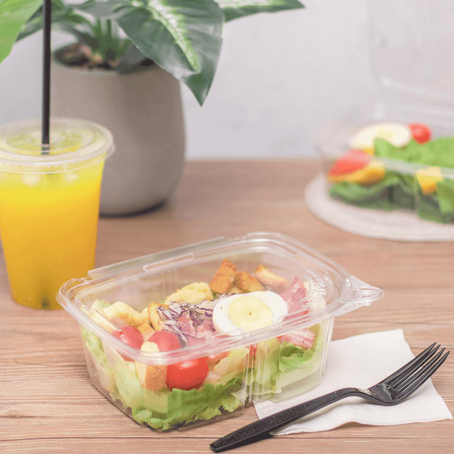 Karat 32oz PET Tamper Resistant Hinged Deli Container with Lid - 200ct