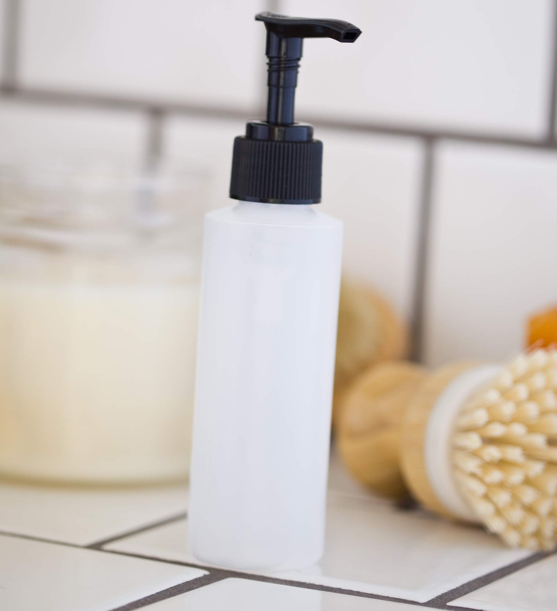 4 oz Clear Natural Refillable Plastic Squeeze Bottle with Black Lotion Pump (6 Pack) + Labels