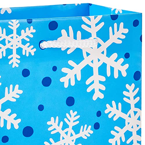 Image Arts Holiday Gift Bag Assortment (Pack of 16) Blue and White Stripes, Snowflakes, Reindeer, Winter Scenes