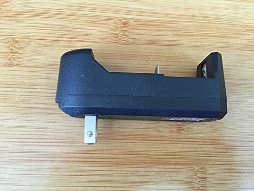 3.7V Smart Universal Rechargeable AAA AA 18650 RCR123A 14500 16340 17650 Li-ion Battery Charger for Camera/Flashlight/Laser Sight/Toys (Single Slot)