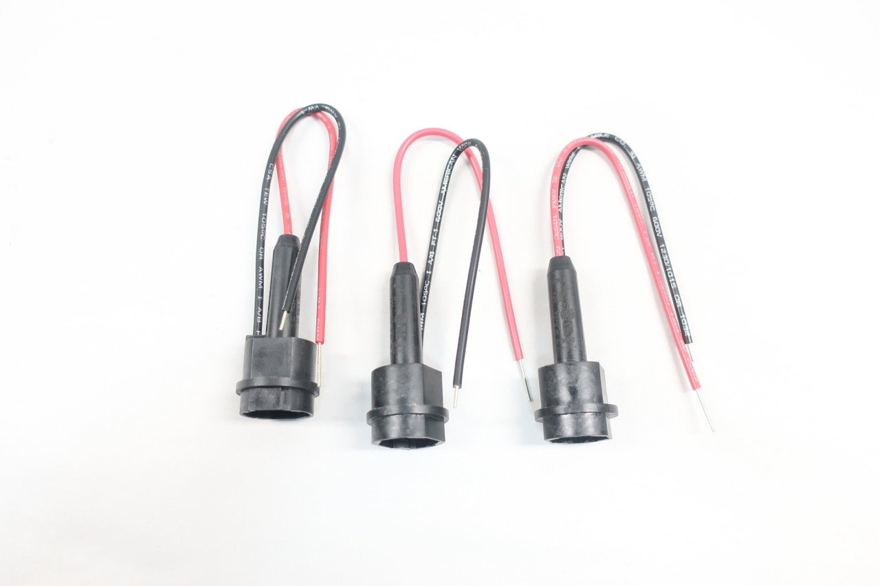 LOT of 3 New COOPER BUSSMANN HLR-2A Fuse Holder 15A AMP D610478