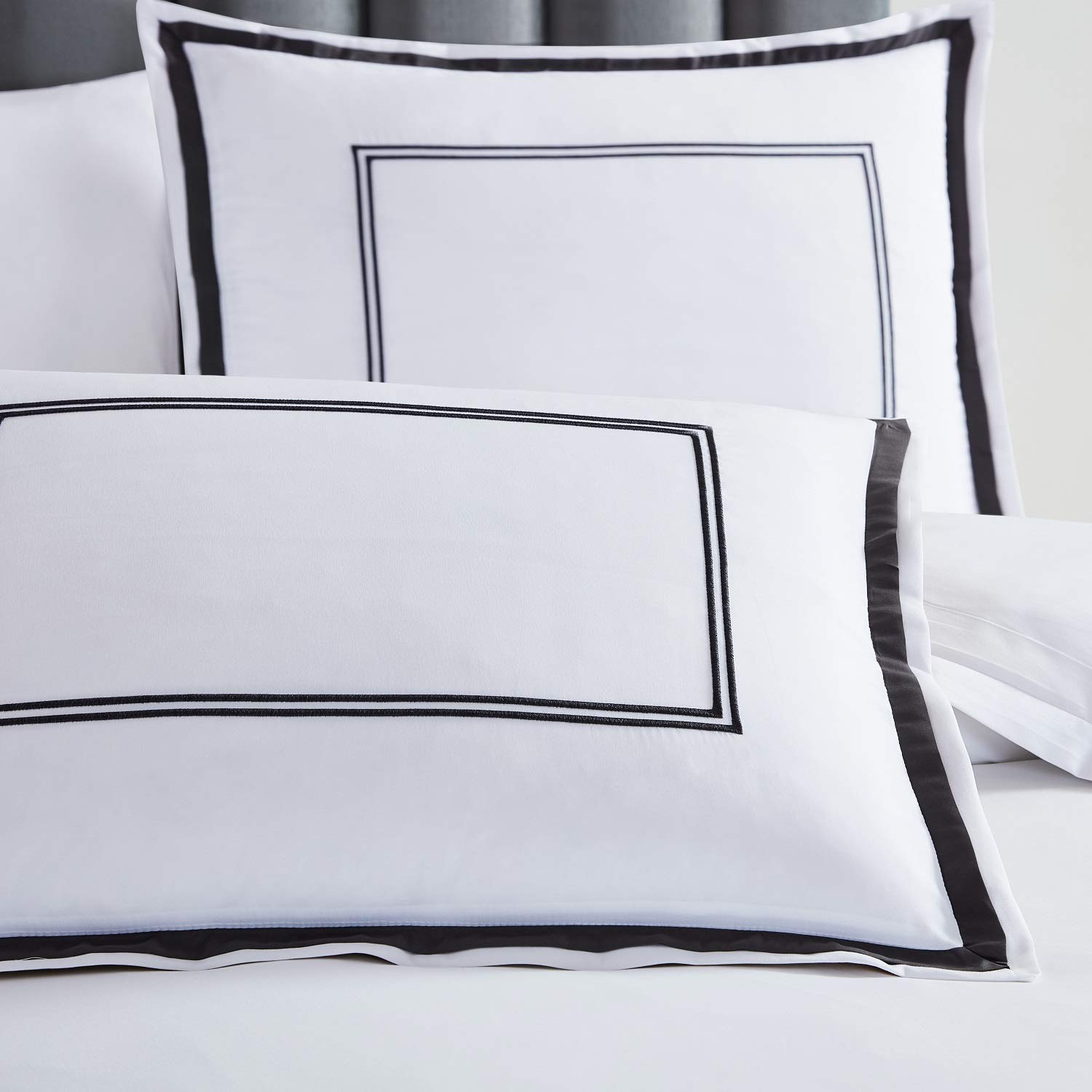 Mellanni Duvet Cover Set - 3 PC Iconic Collection Bedding Set - Hotel Luxury, Extra Soft & Cooling - Microfiber - Button Closure and Corner Ties (King, Hotel Gray)