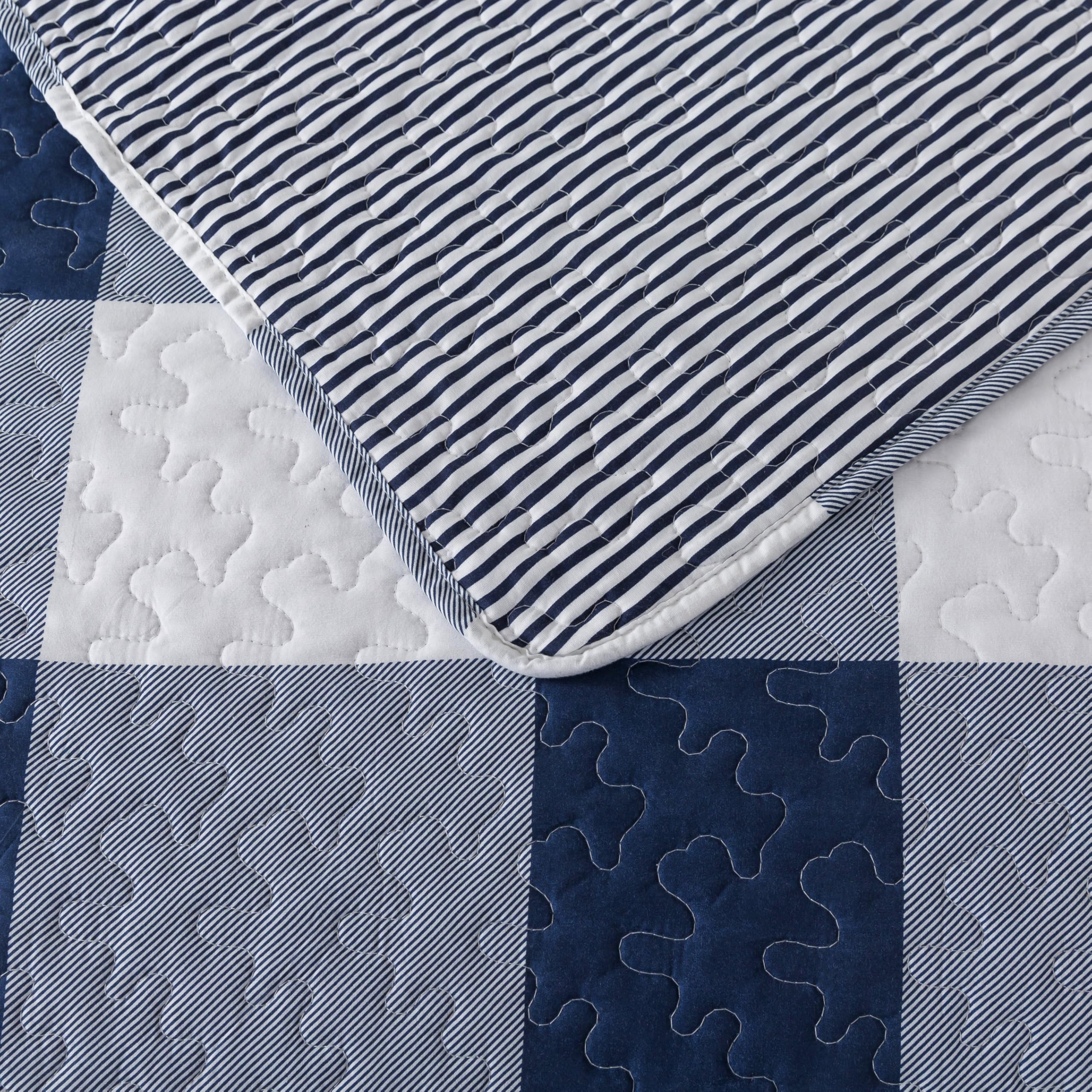 Soul & Lane Checks and Stripes Quilts Set - King Size with 2 Shams, Blue and White Buffalo Plaid Quilted Bedspread, Lightweight Navy Checkered Gingham Bedding, Cozy Lodge-Style Check Design