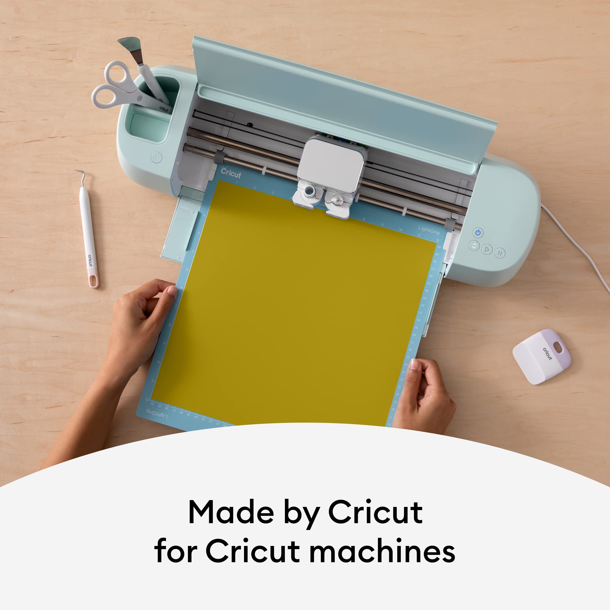 Cricut Premium Permanent Vinyl Roll (12 in x 15 ft), Weather-Resistant, Dishwasher-Safe & Fade-Proof, Compatible with Cricut Cutting Machines, Create Signs, Labels, & Personalize DIY Project, Gold