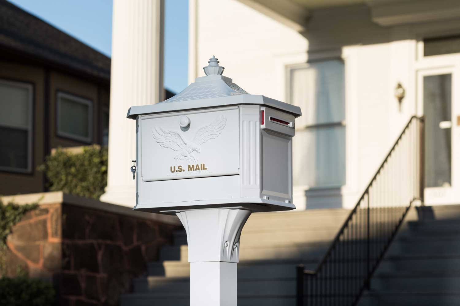 Gibraltar Mailboxes Hamilton Large Capacity Cast Aluminum White, Post-Mount Mailbox, HM200W00
