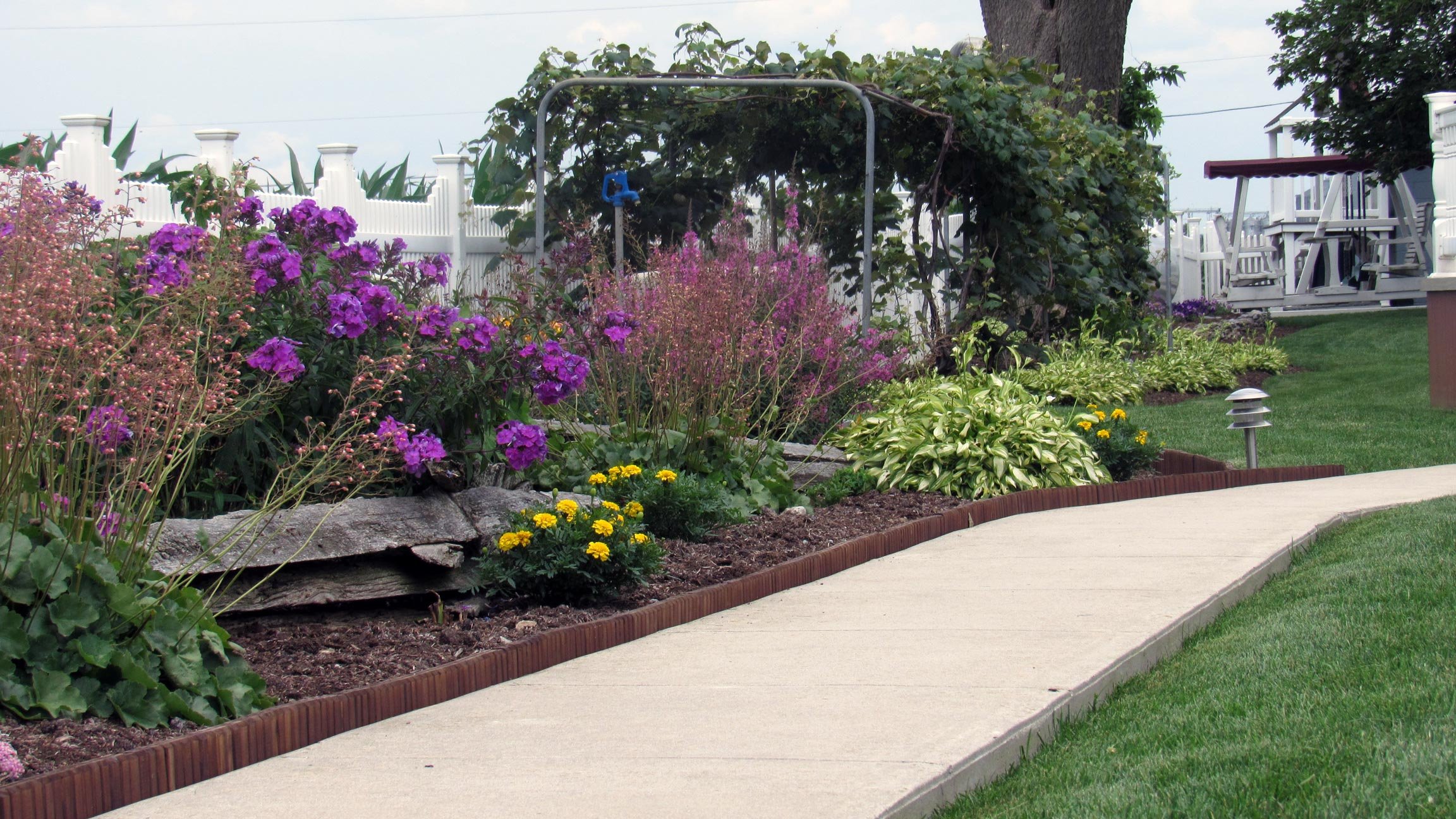 Flexible Brown Natural Lawn & Landscape Border Edging (8-Pack)